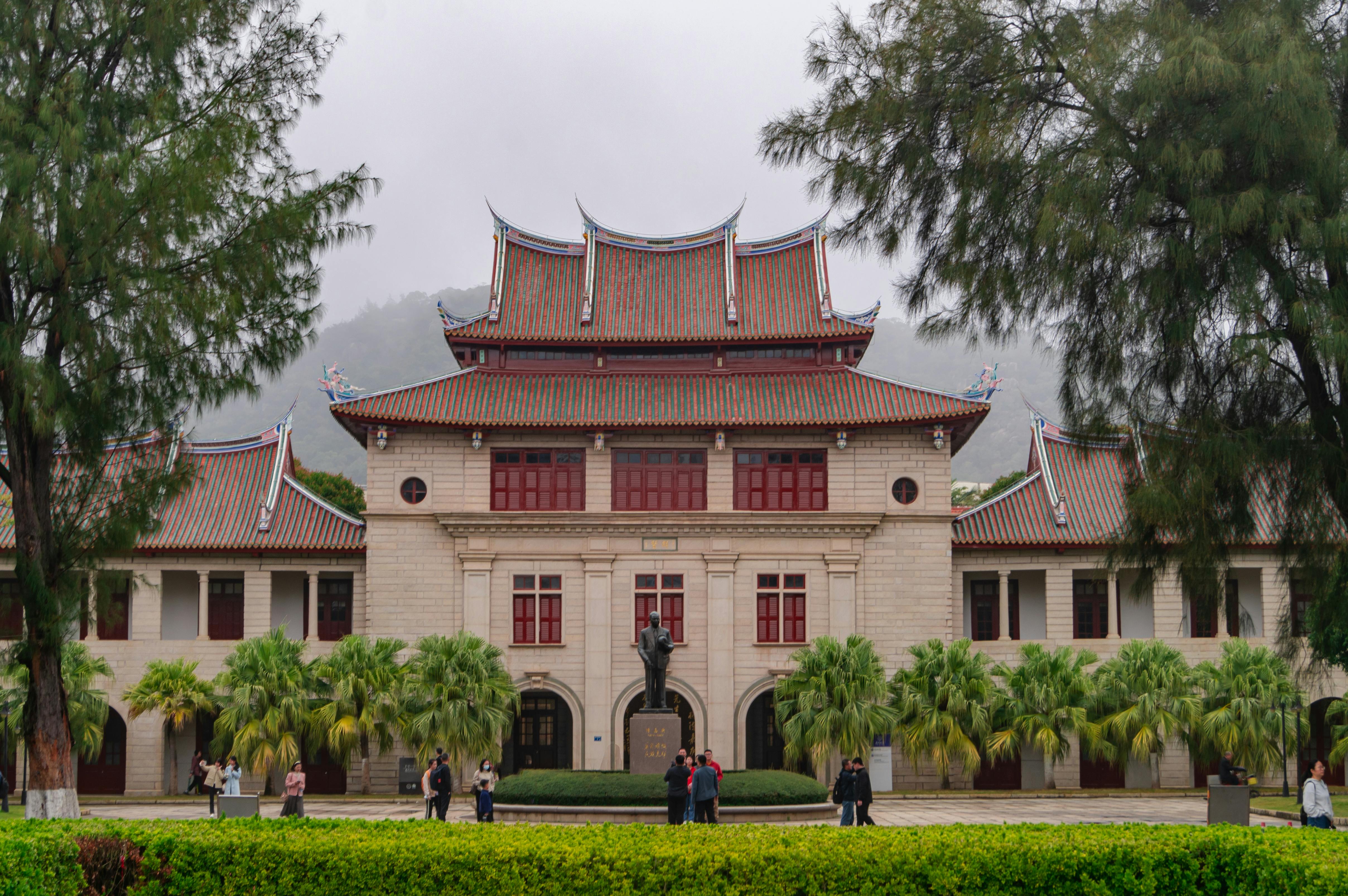 Building of Xiamen University in Xiamen in China · Free Stock Photo