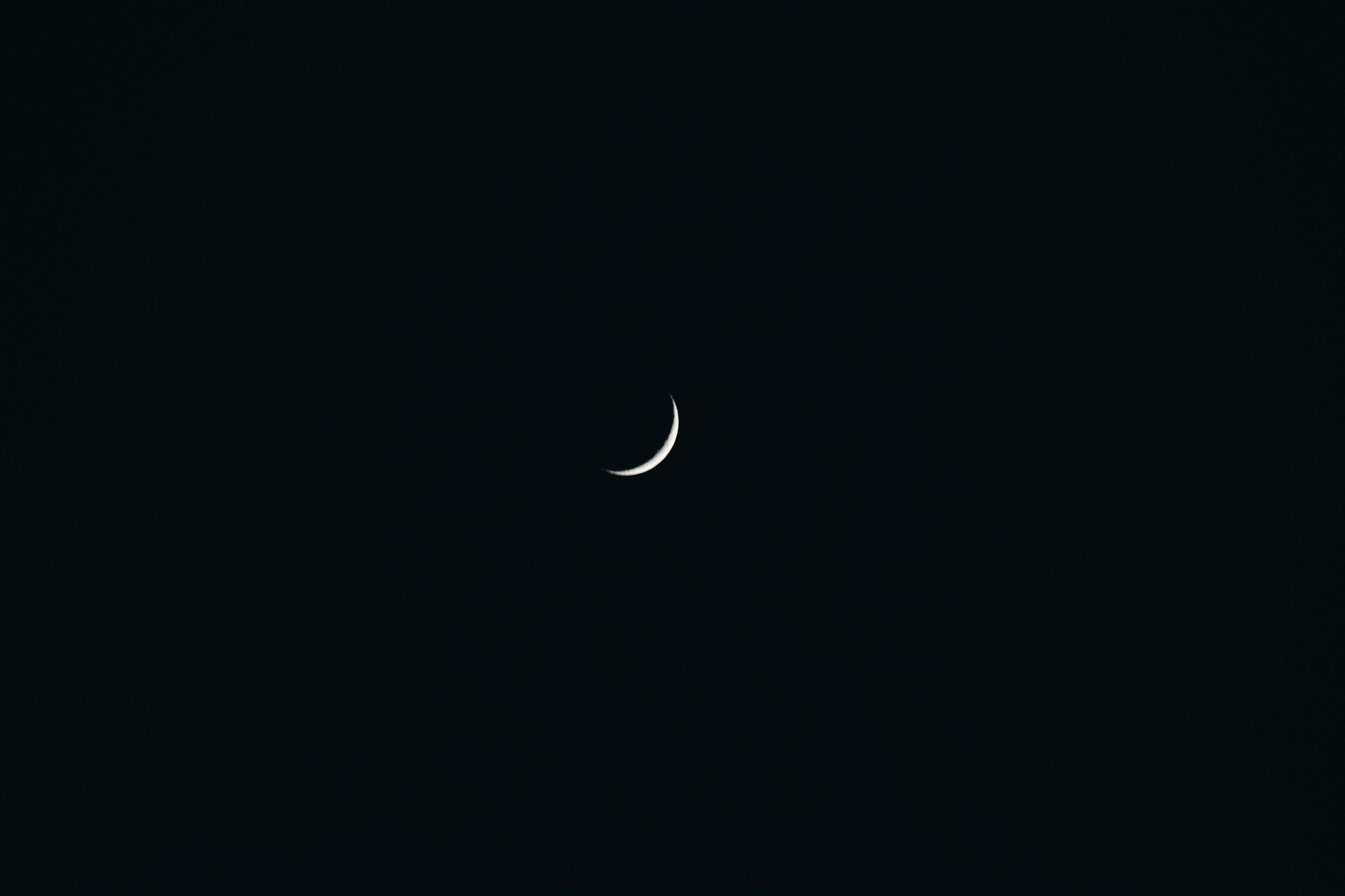 Total Solar Eclipse with Purple Corona · Free Stock Photo