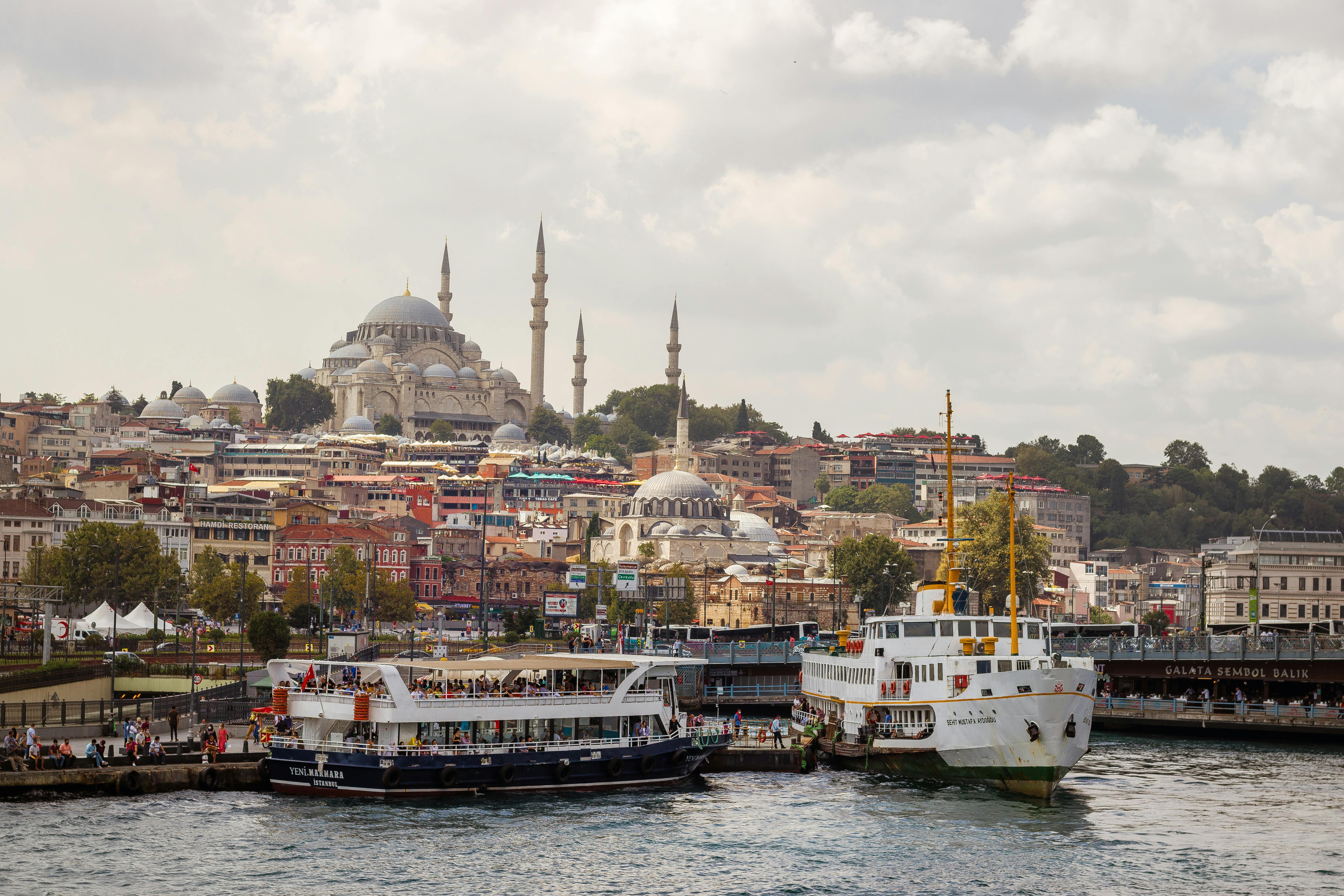Cruise Ships and Istanbul Waterfront · Free Stock Photo