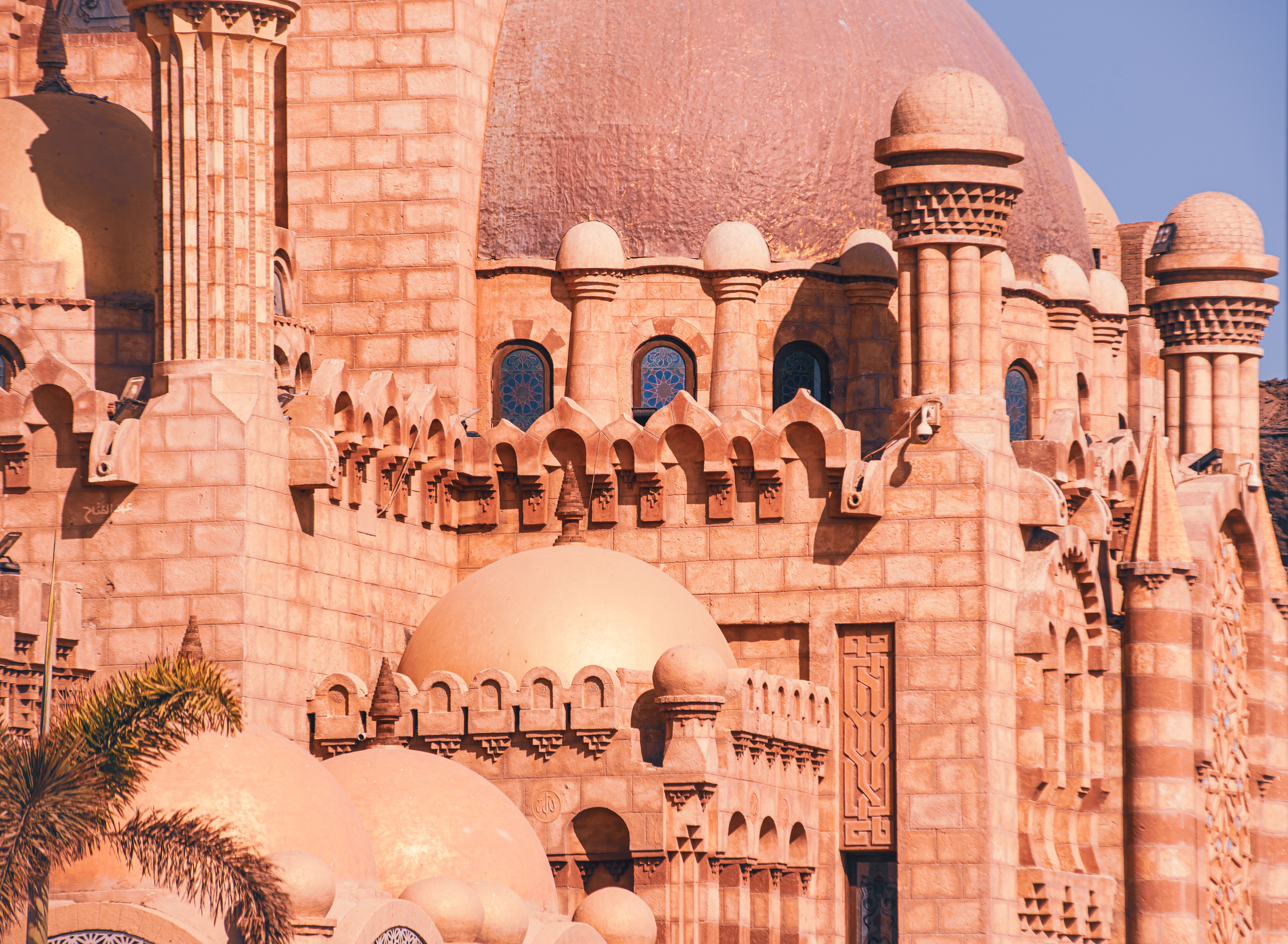 Facade of the Badshahi Mosque, Lahore, Punjab, Pakistan · Free Stock Photo