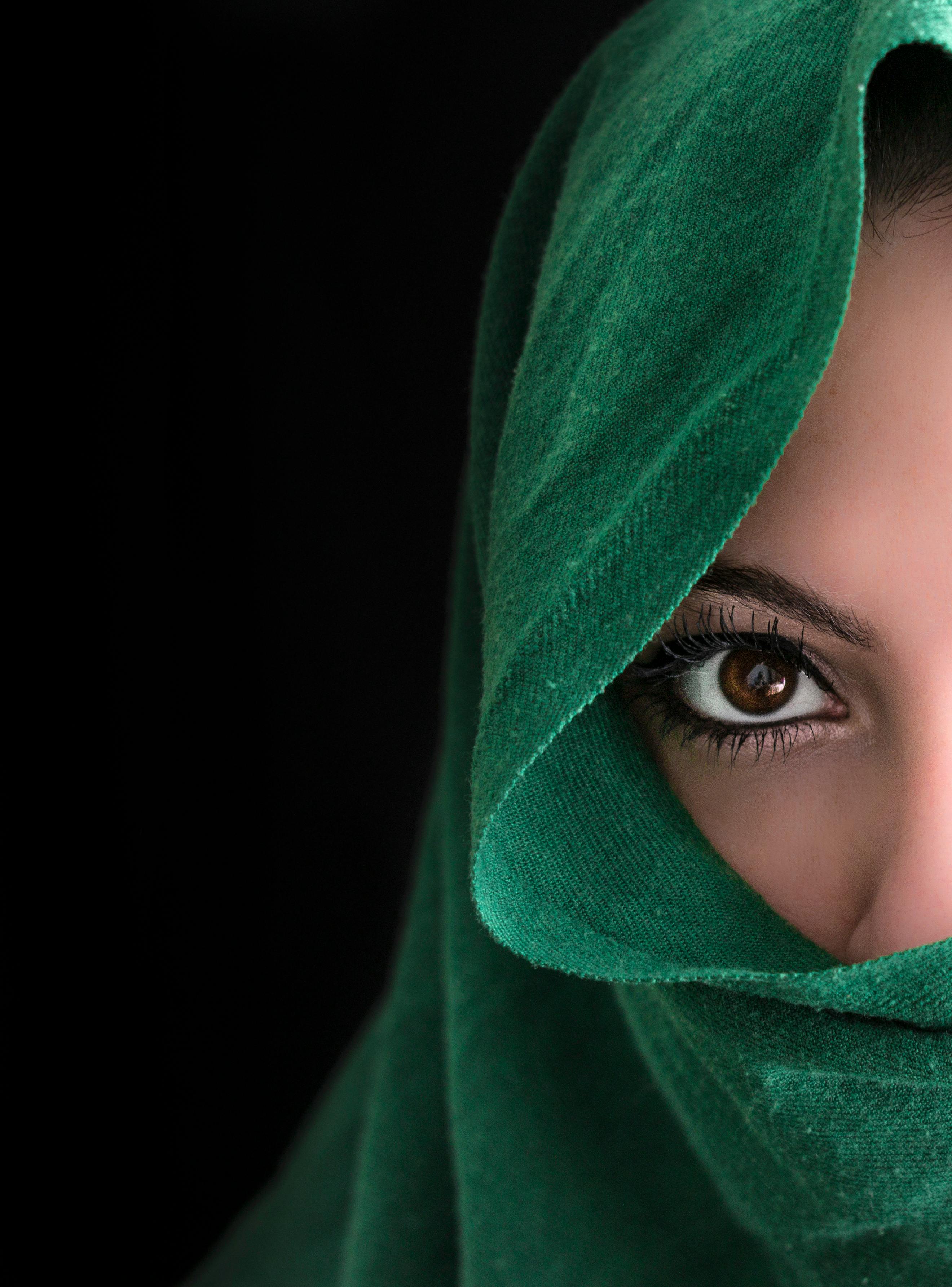 Woman in Green Niqab · Free Stock Photo