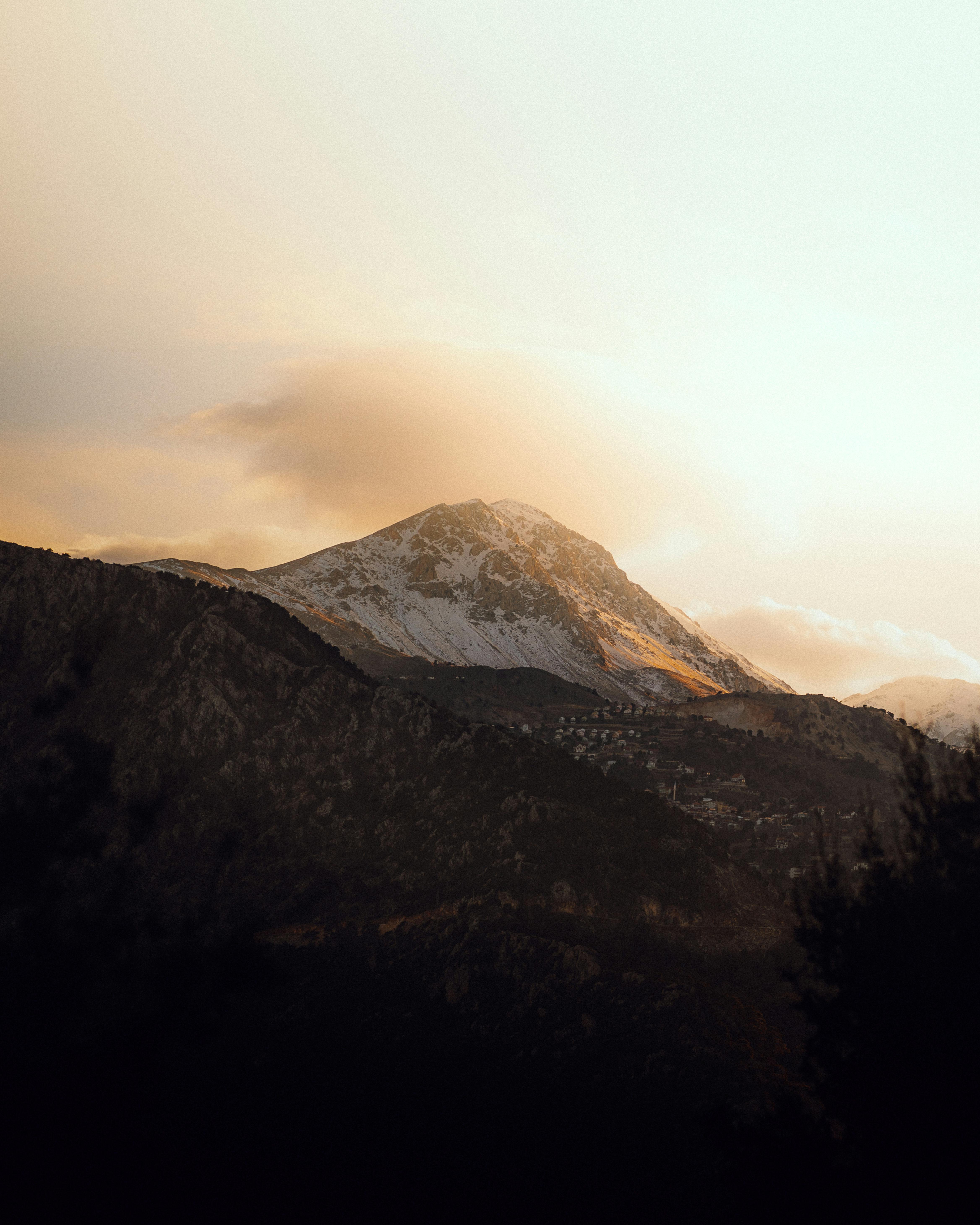 Mountain Peak at Dawn · Free Stock Photo