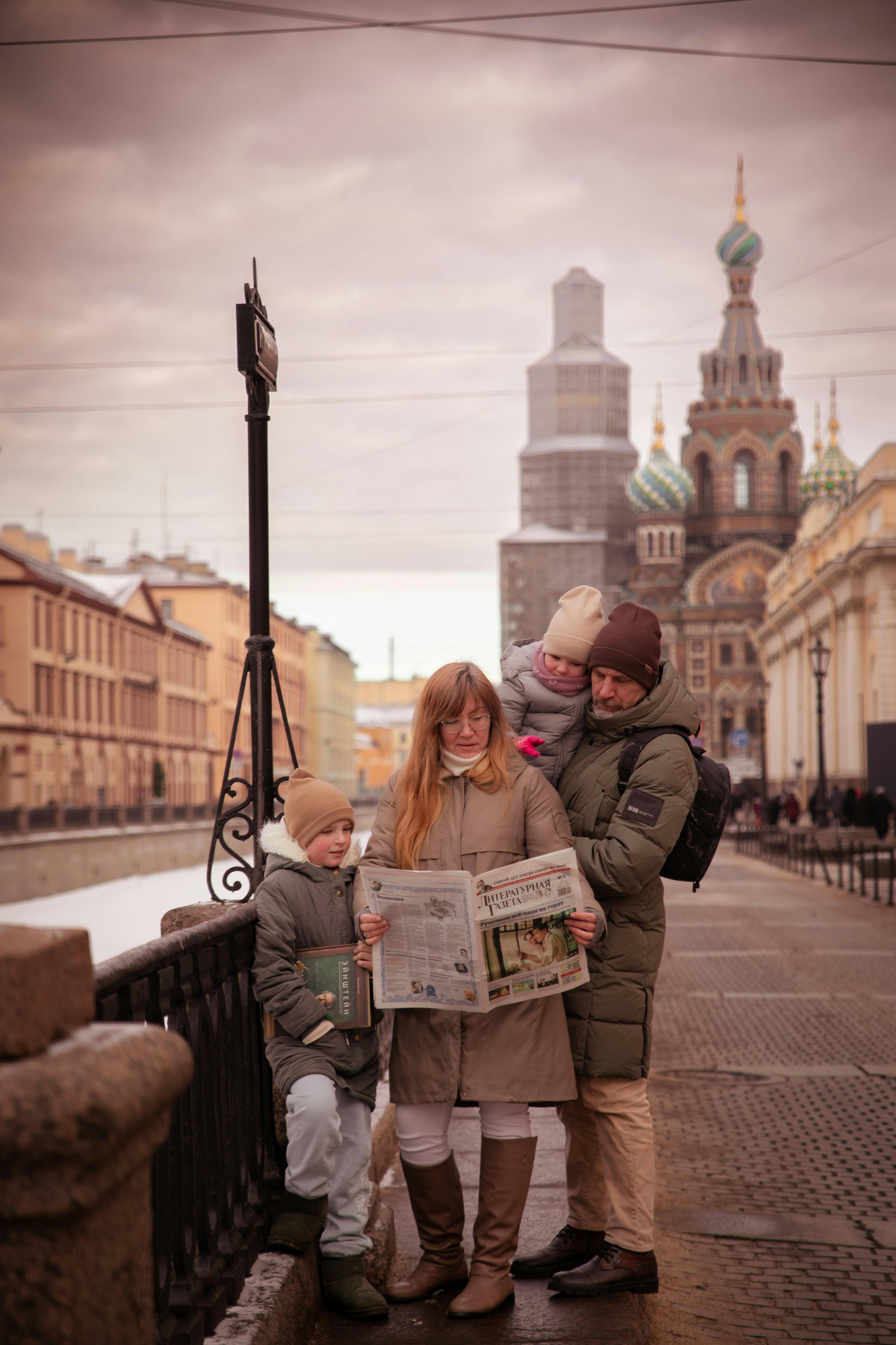 Famile Photos, Download The BEST Free Famile Stock Photos & HD Images