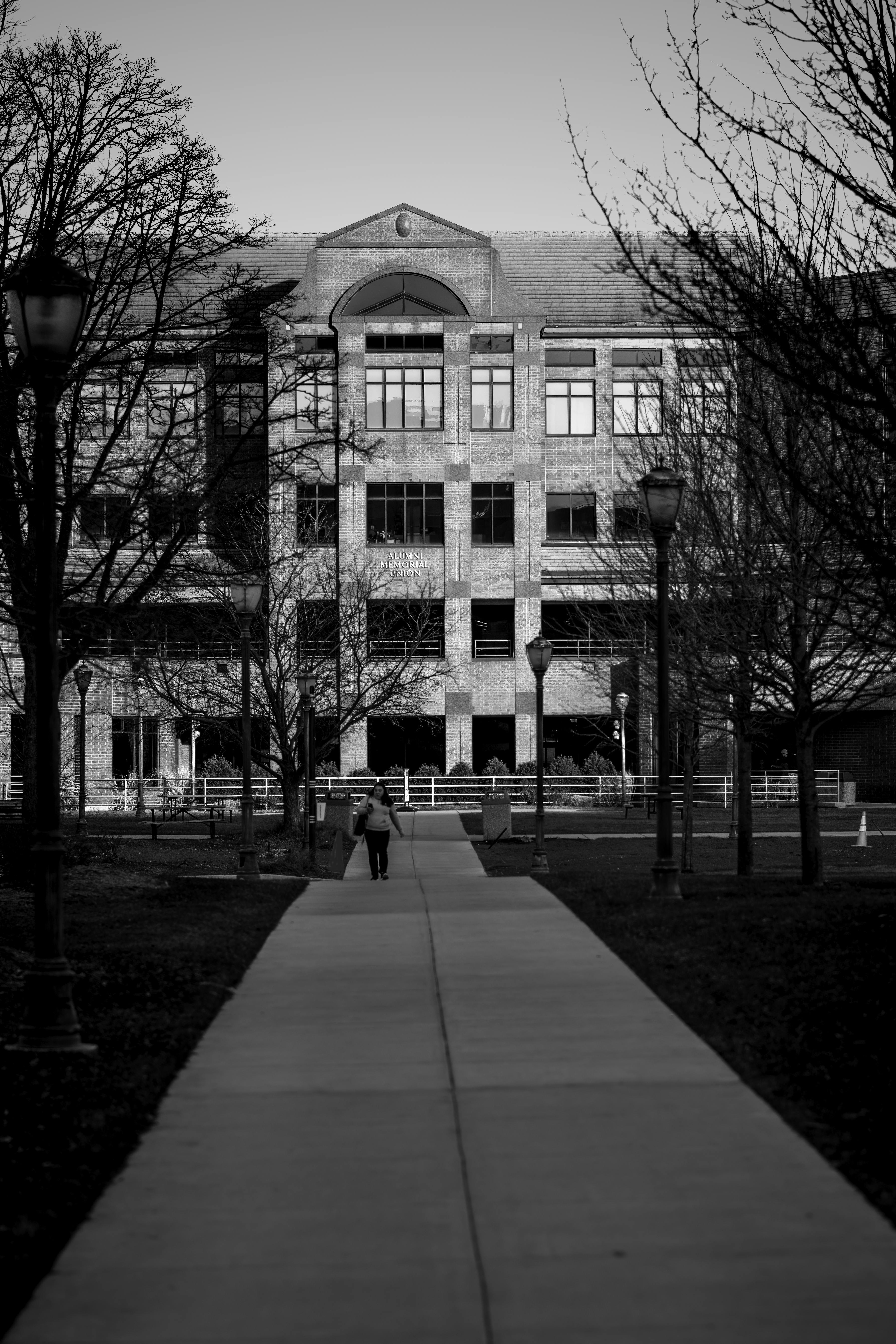 Building behind Sidewalk in Park · Free Stock Photo