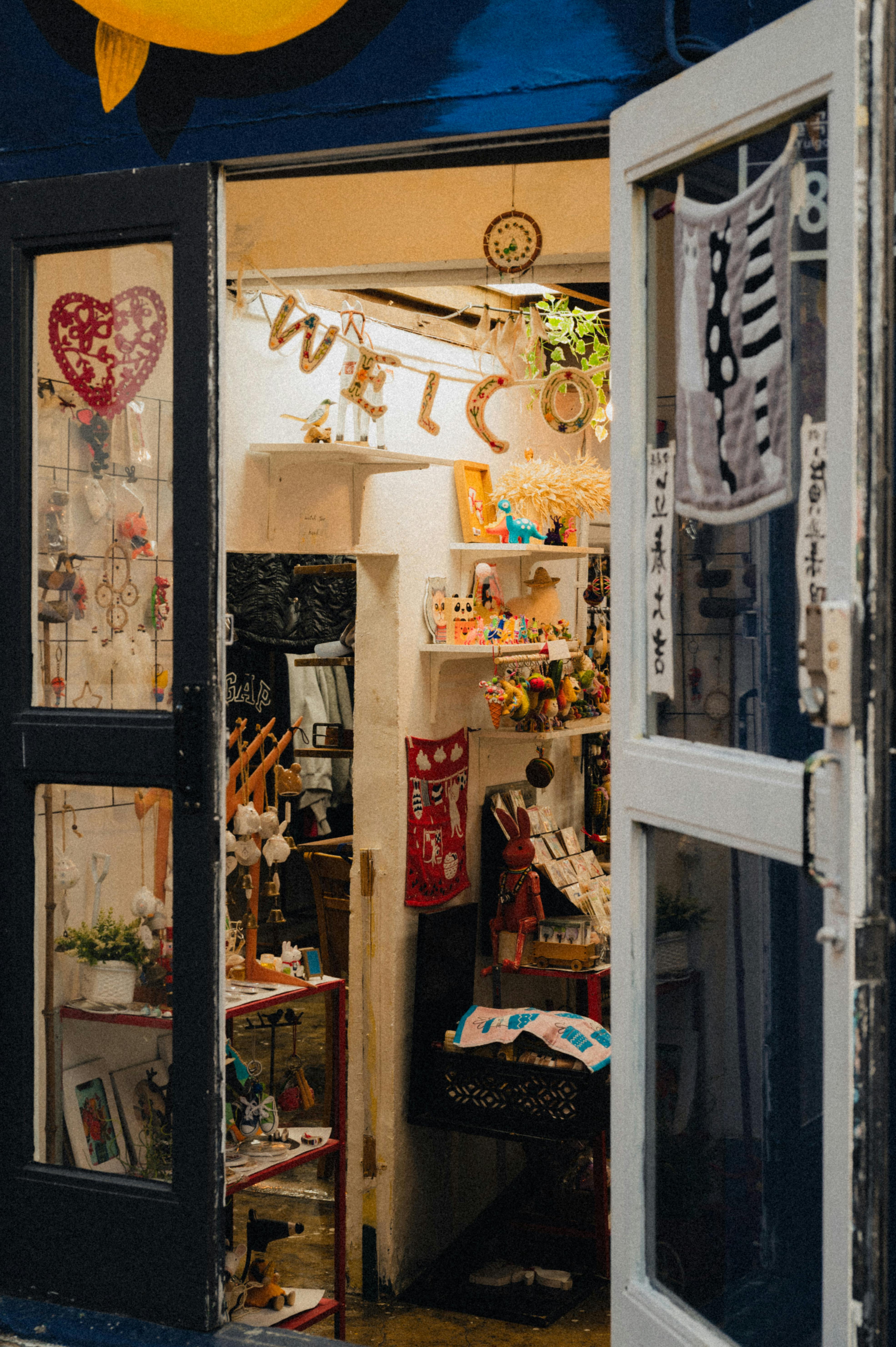 Entrance of a Trinket Shop · Free Stock Photo