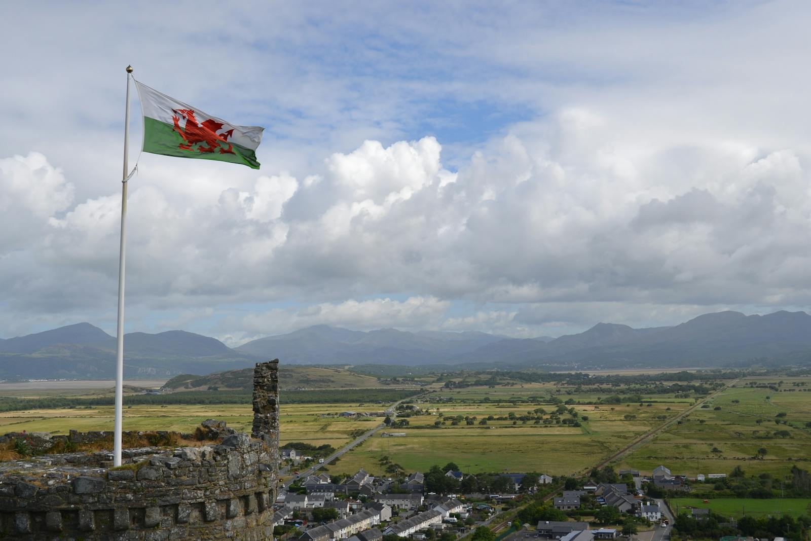 Welsh Flag Photos, Download The BEST Free Welsh Flag Stock Photos & HD ...