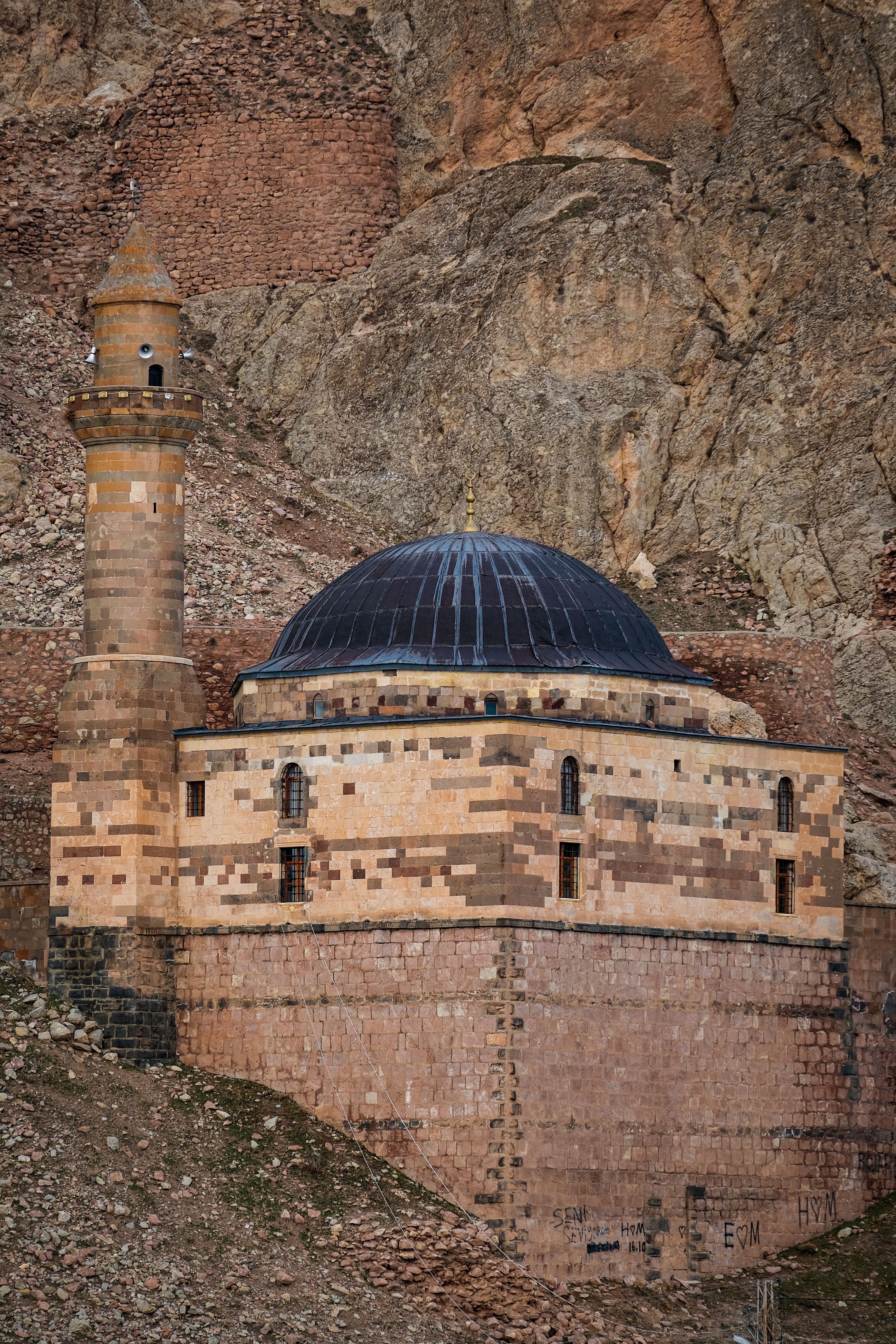 Rocks around Vintage Mosque · Free Stock Photo