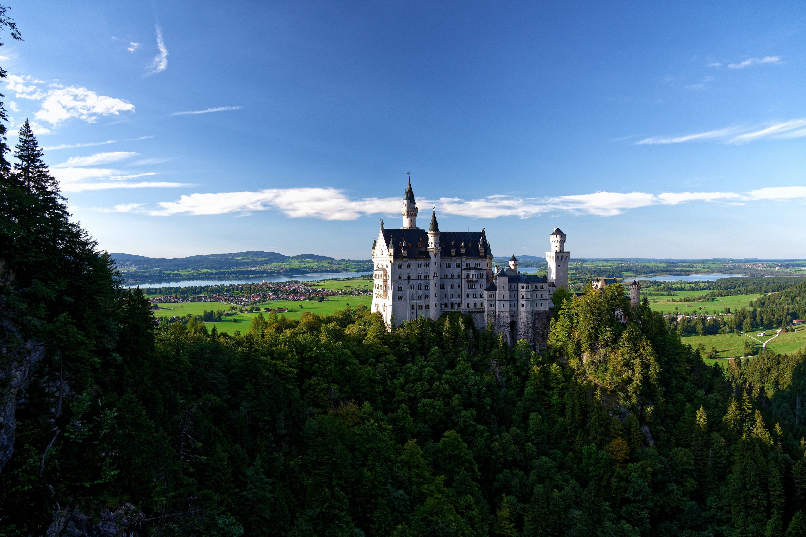 White and Blue Castle · Free Stock Photo
