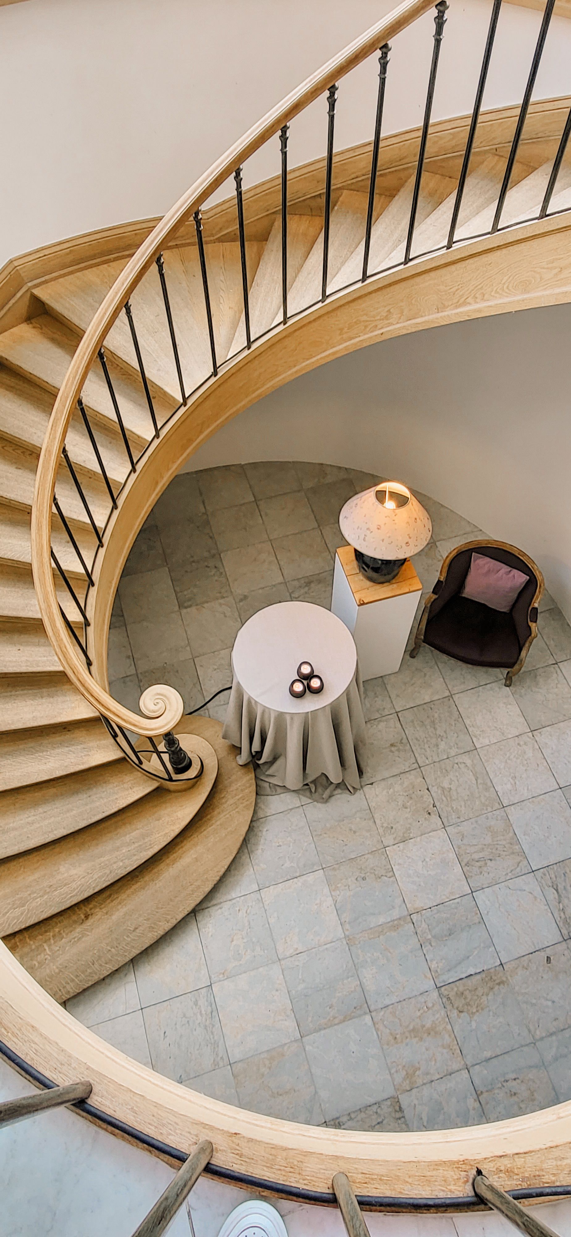 Rounded Staircase Photos, Download The BEST Free Rounded Staircase ...