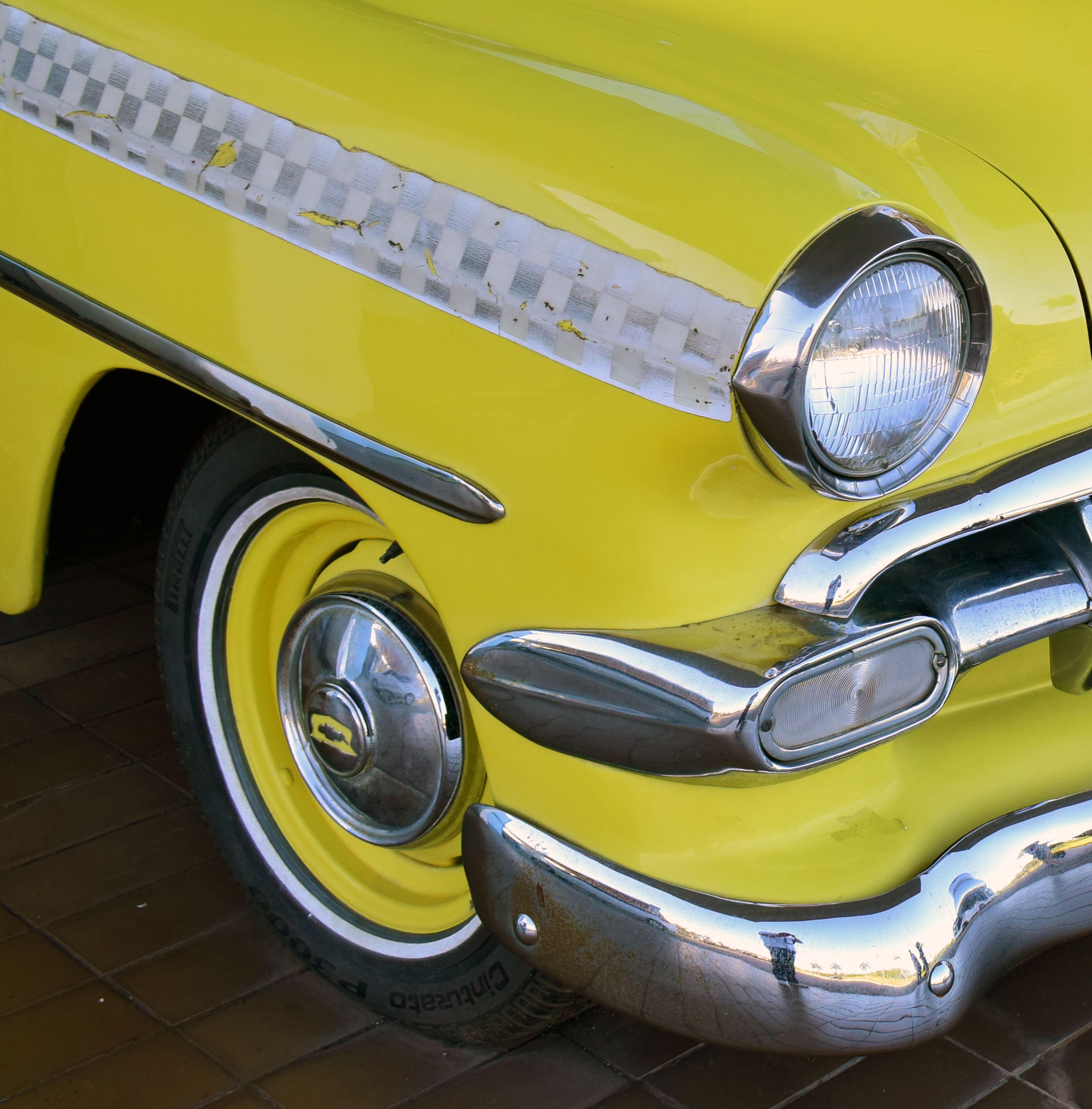 Yellow Old-fashioned Taxi · Free Stock Photo