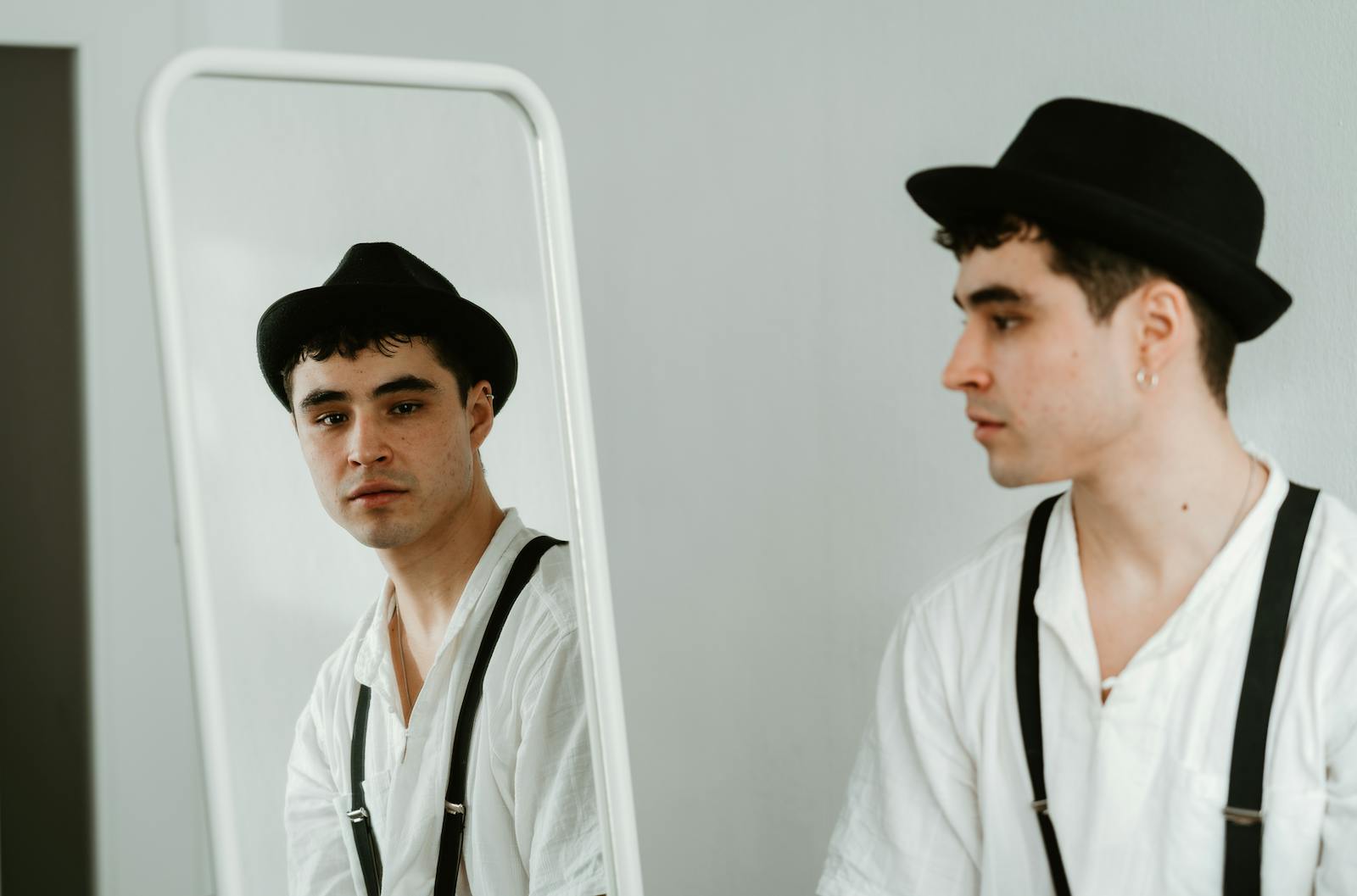 Man In The Mirror Photos, Download The BEST Free Man In The Mirror ...