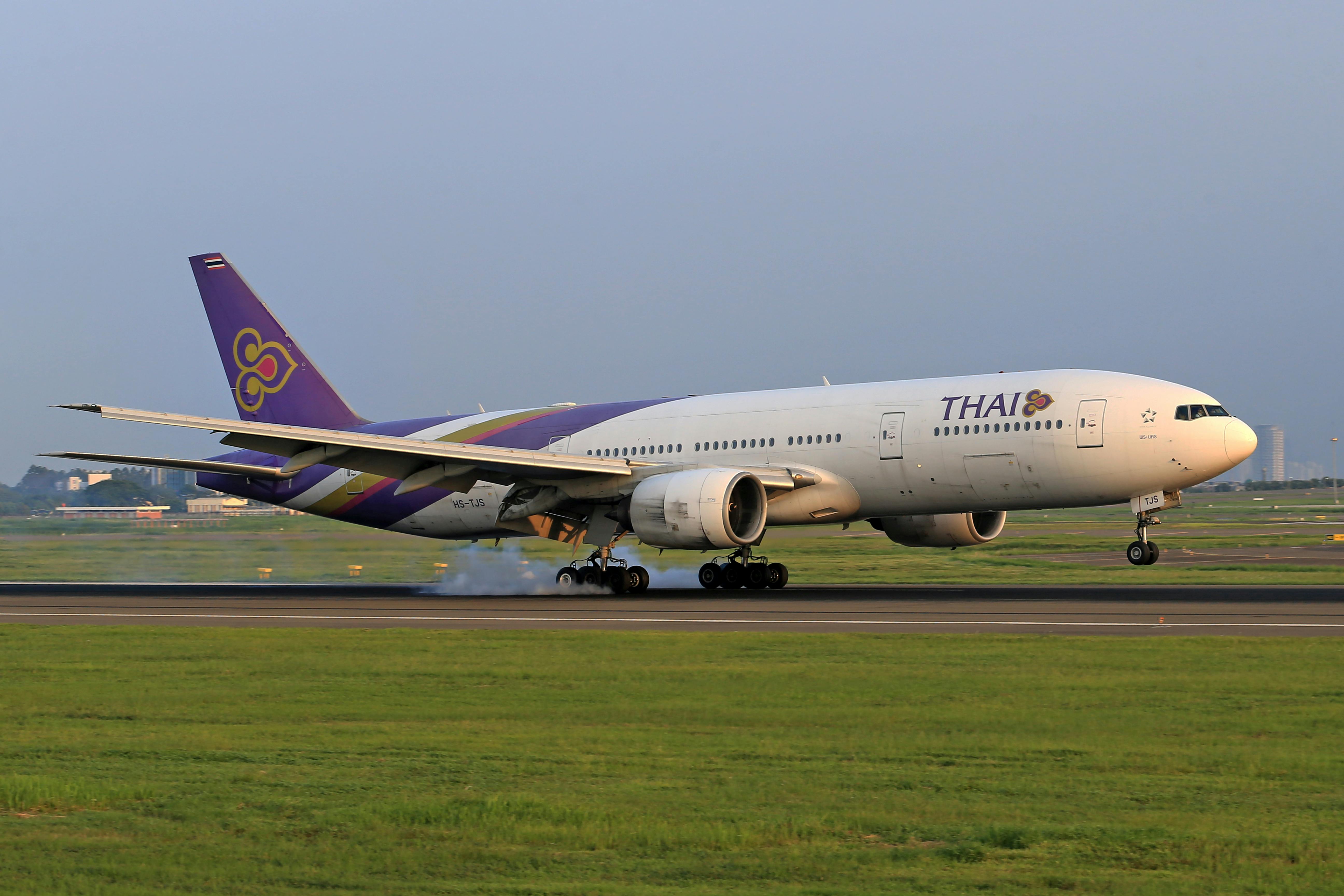 Landing Boeing 777 of Thai Airways · Free Stock Photo