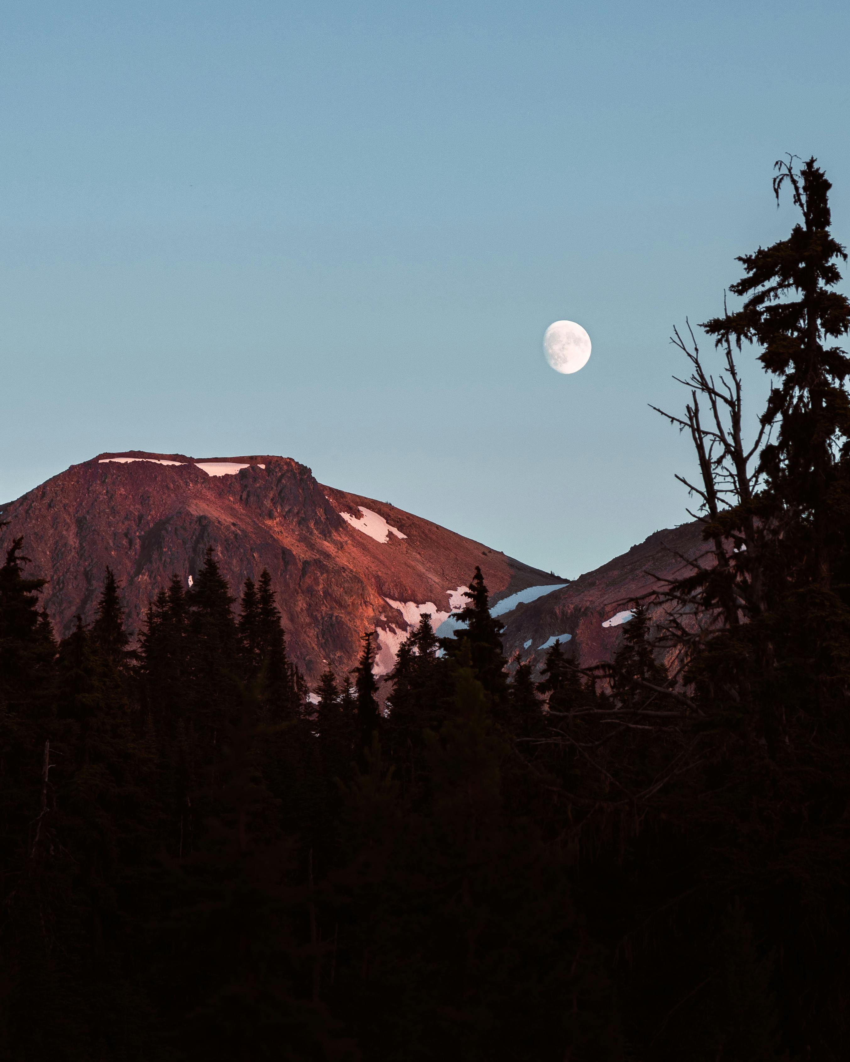 Alpine glow · Free Stock Photo