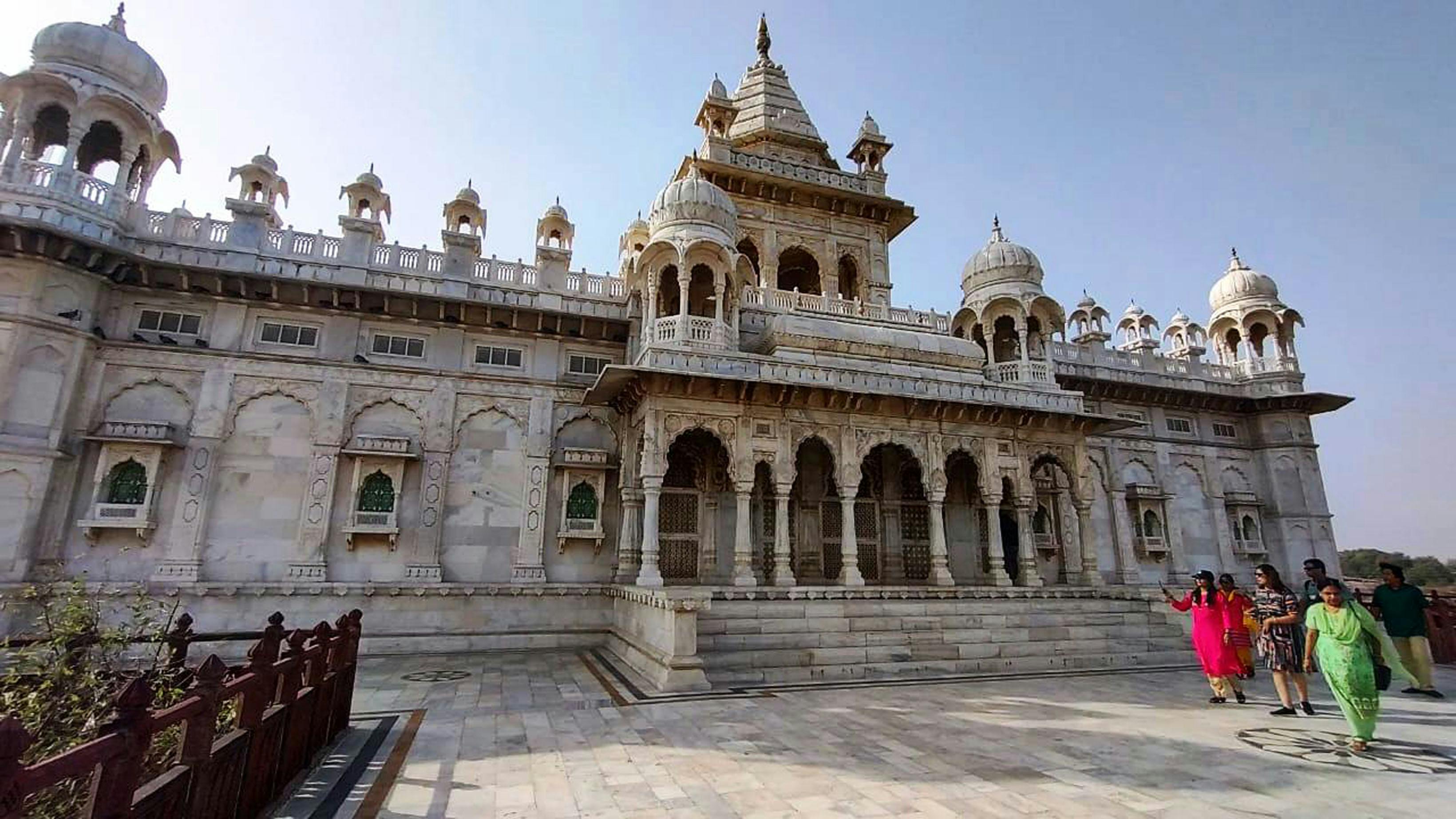 Radhika Sharma - 사진