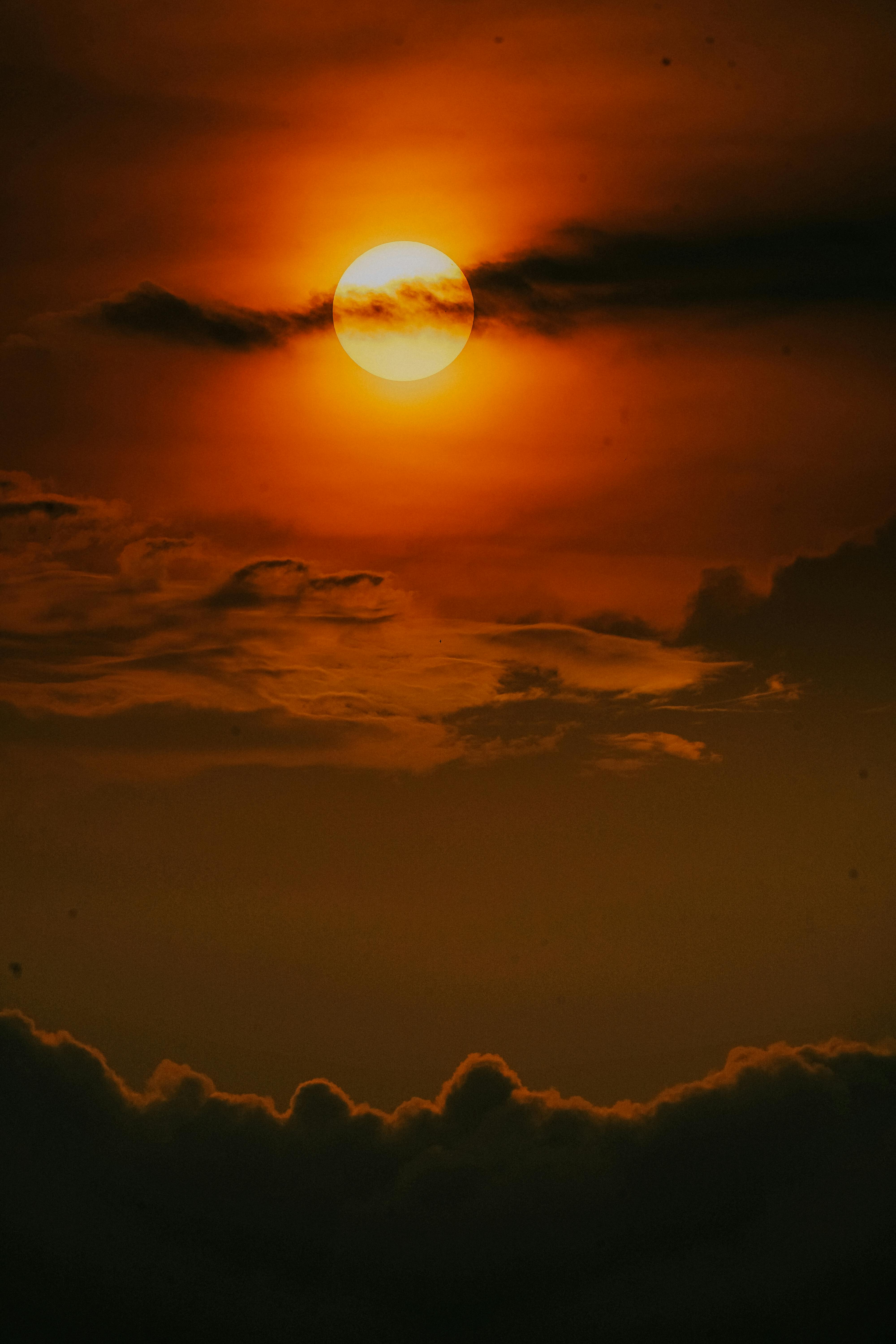 Red Sun at Sunset · Free Stock Photo