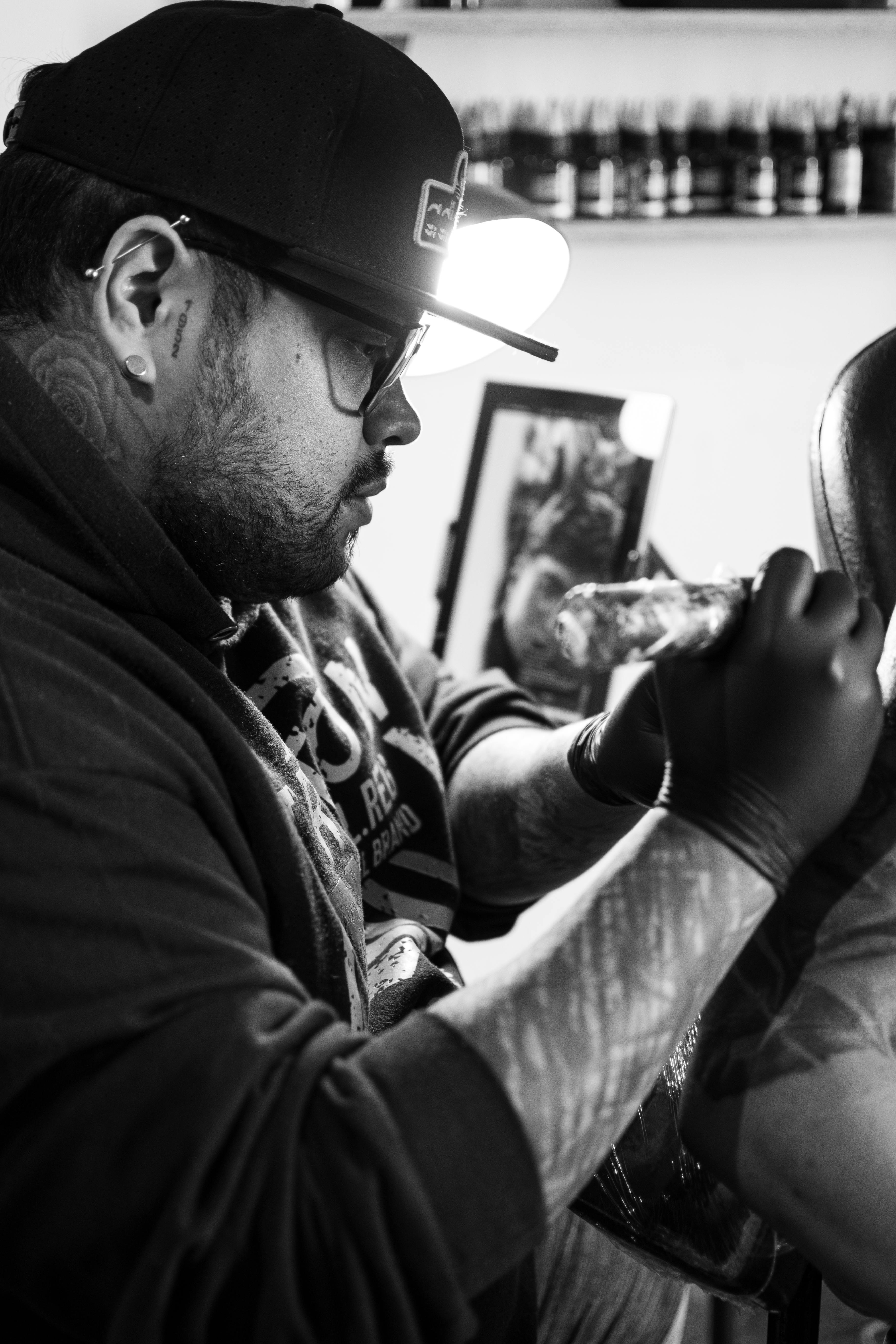 Tattooing Action Photos, Download The BEST Free Tattooing Action Stock ...