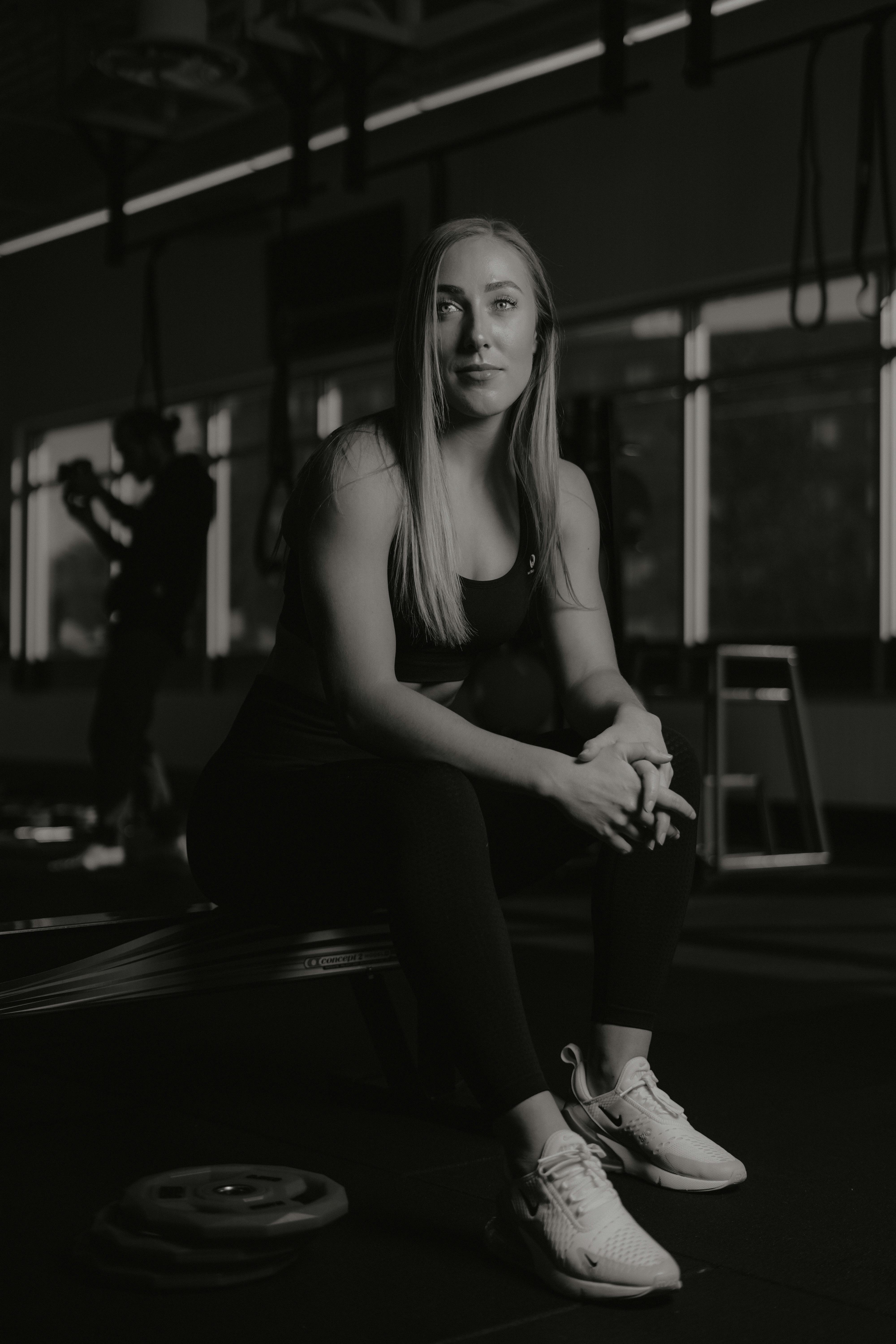 Singer Wallpaper Photos, Download The BEST Free Singer Wallpaper Stock ...