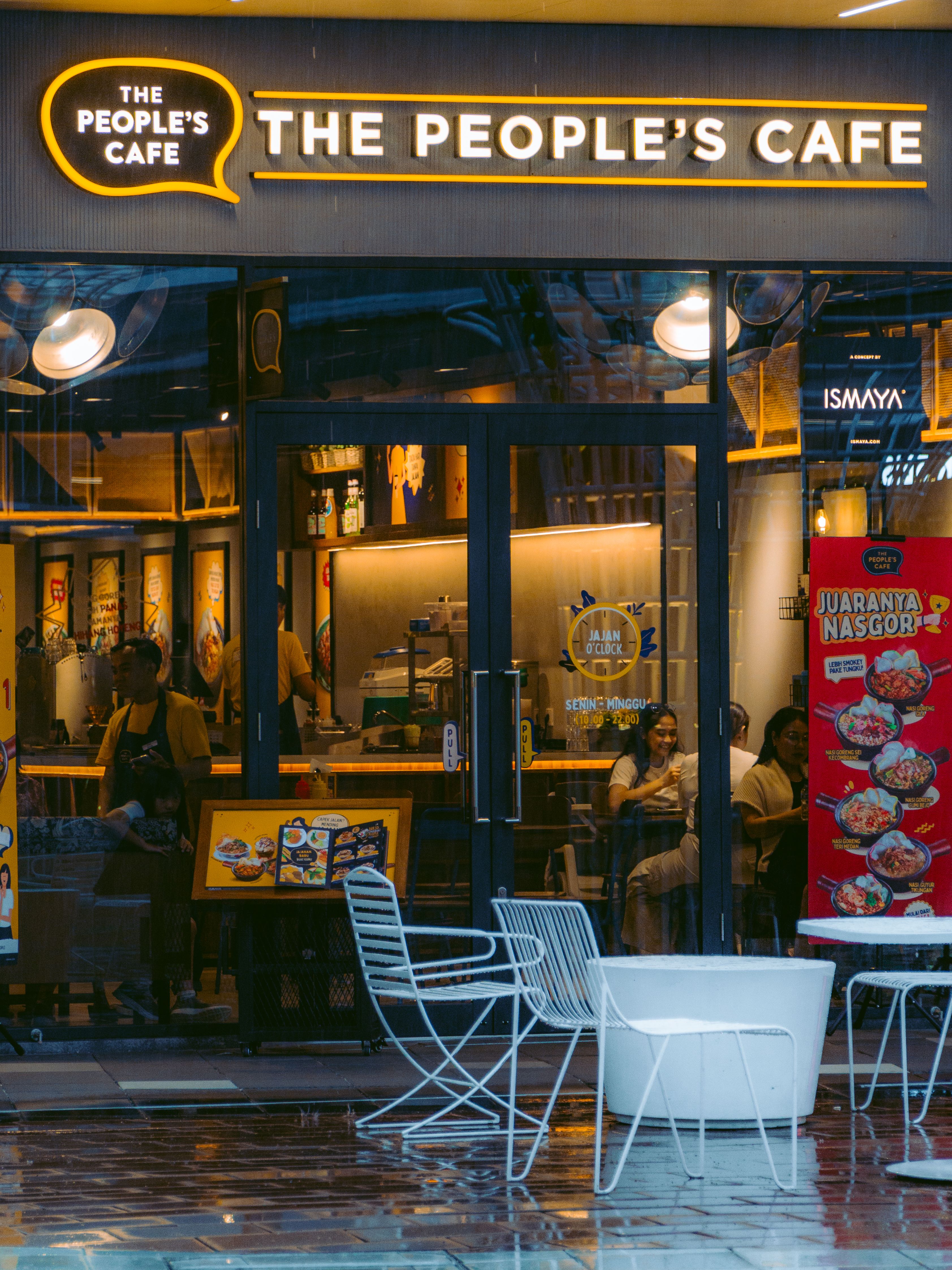 Cafe in City · Free Stock Photo