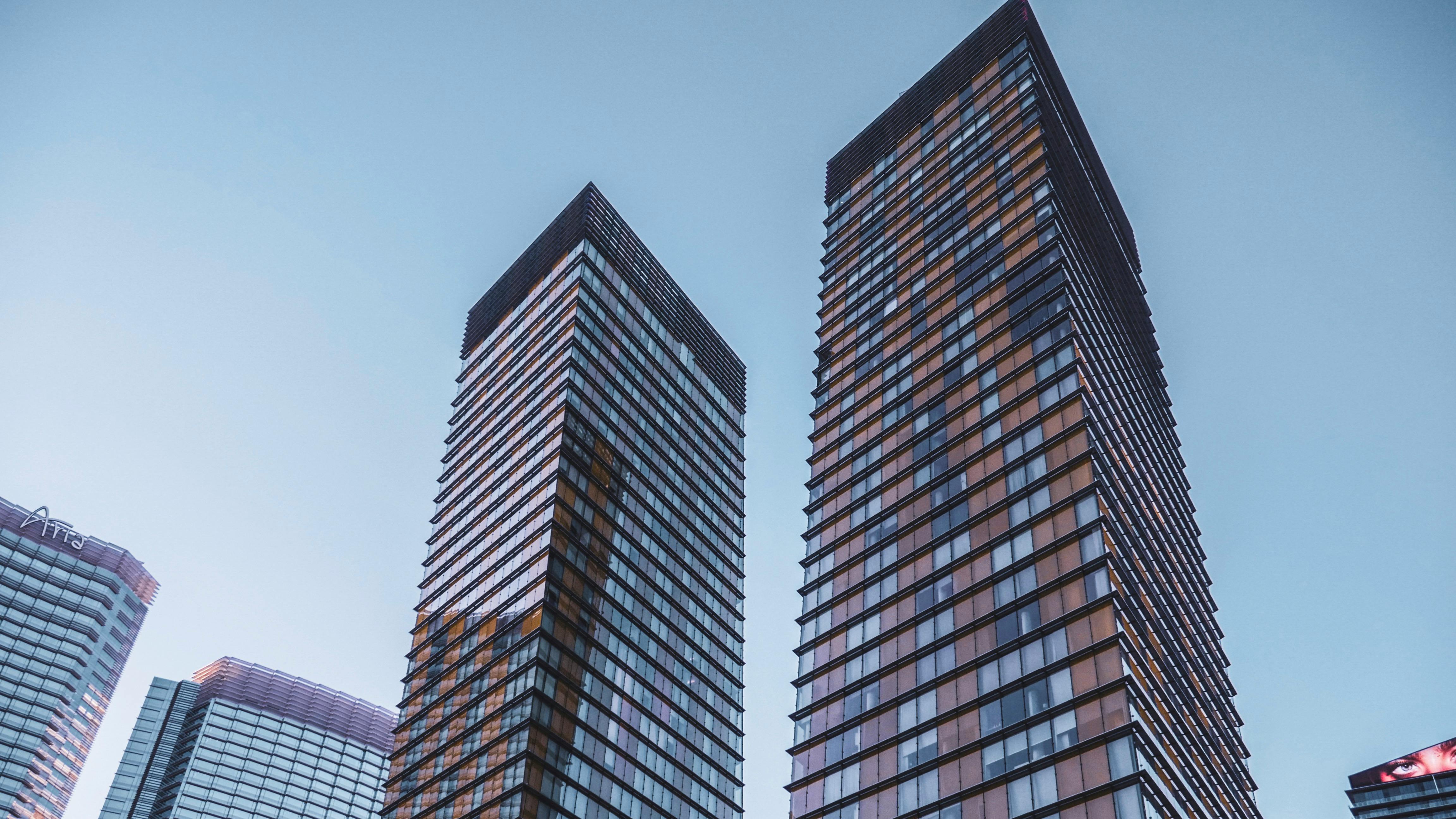 Glass Building · Free Stock Photo