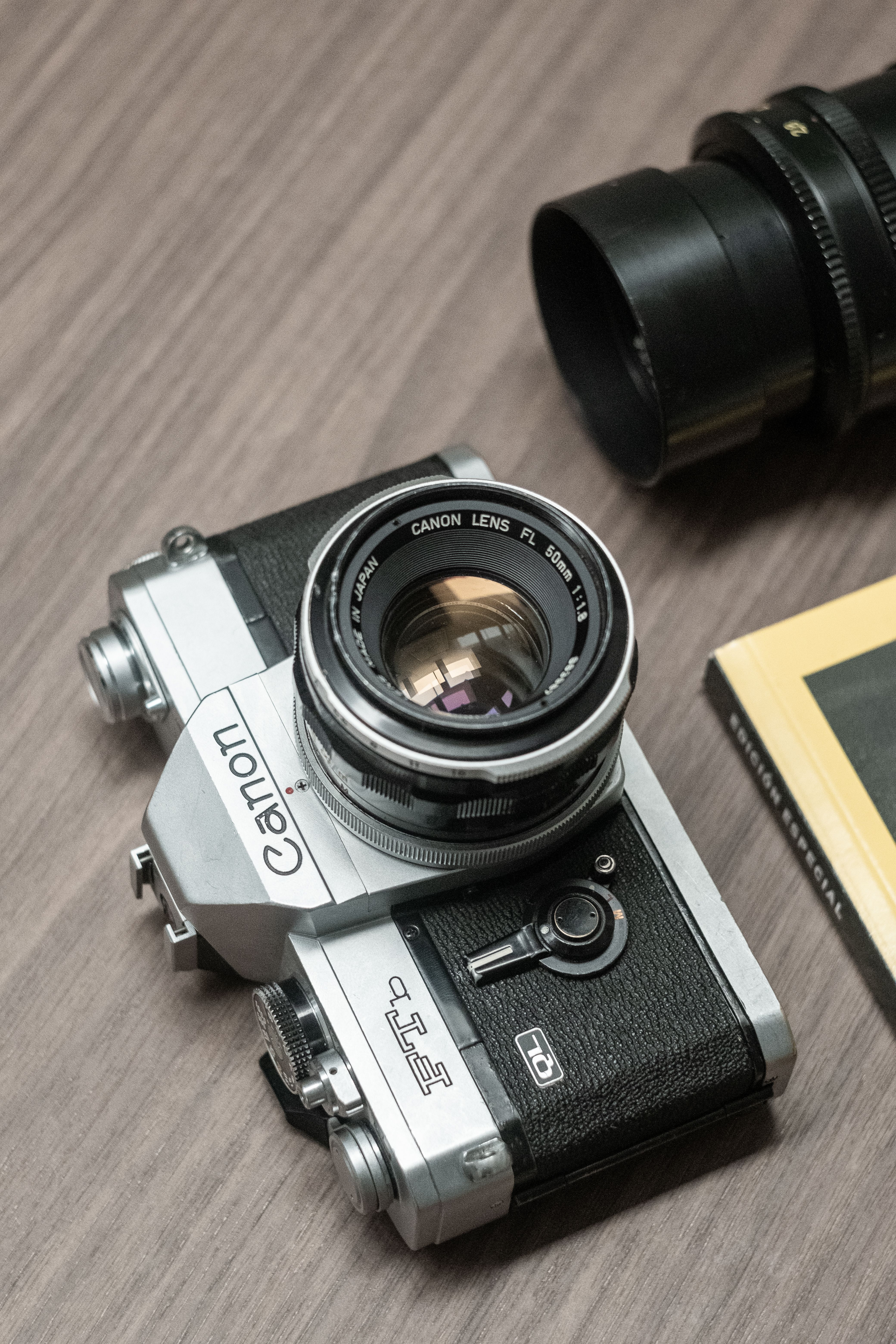Analogue Canon Camera · Free Stock Photo