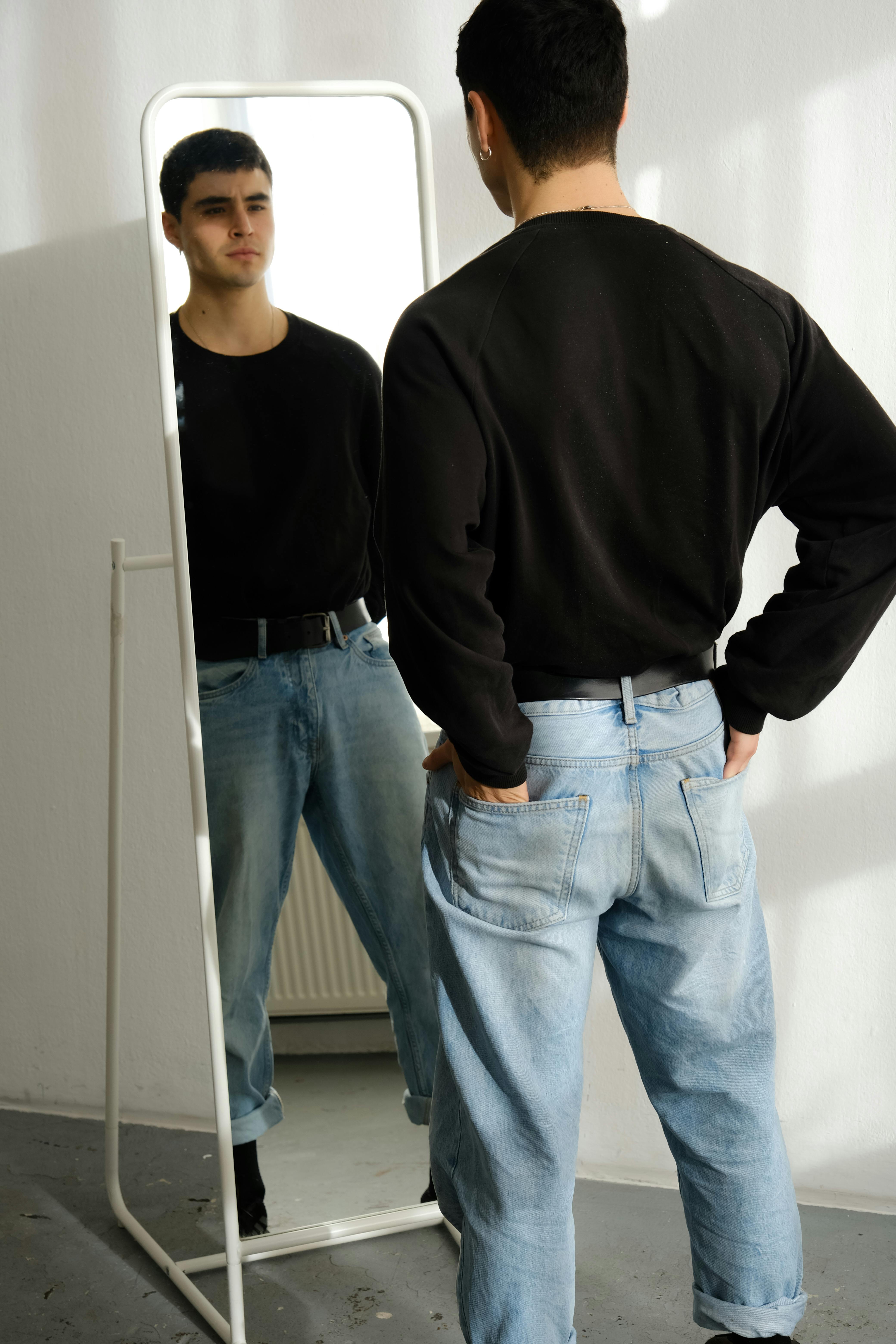 Man in front of Mirror · Free Stock Photo