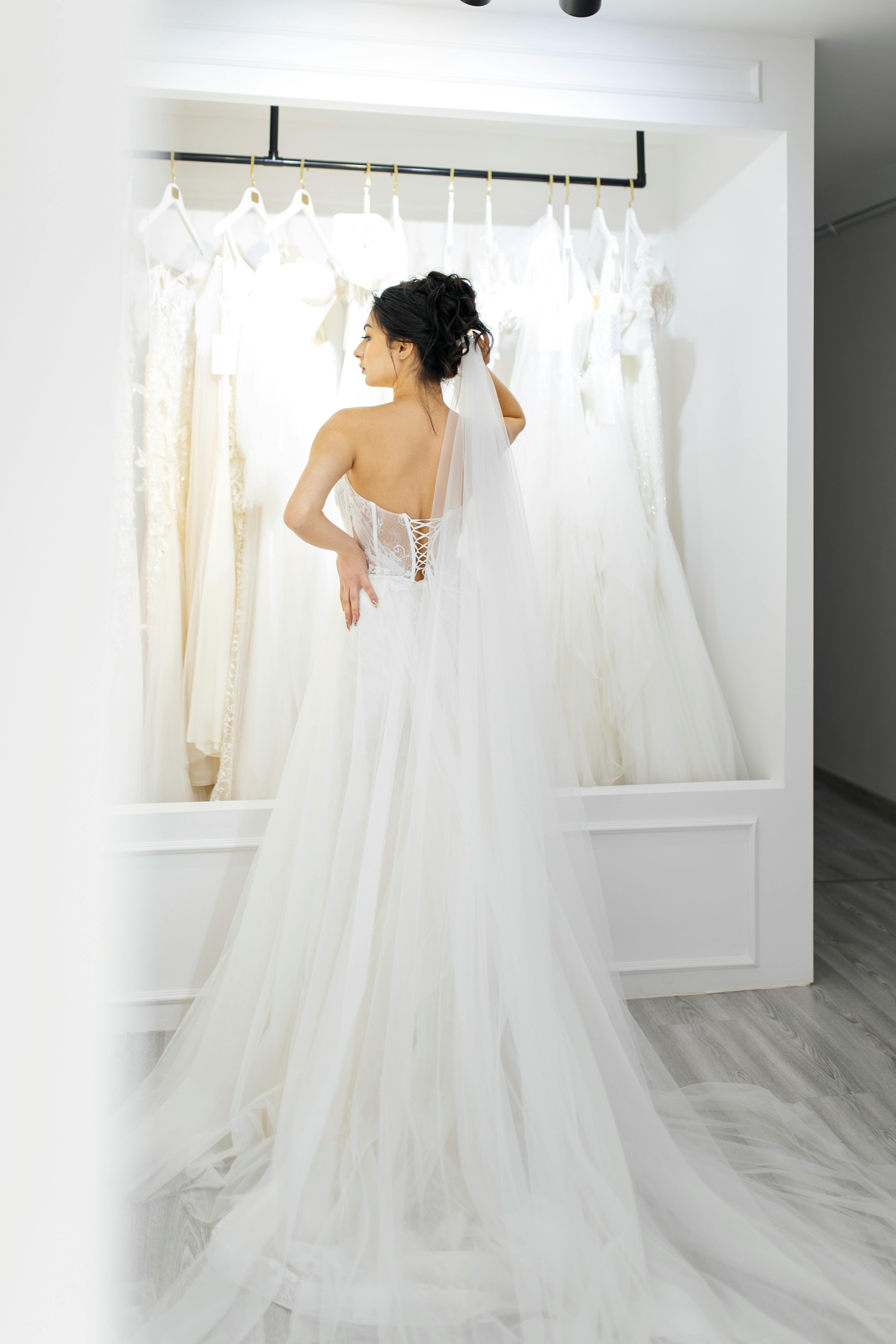 Back View of Bride in Wedding Dress · Free Stock Photo