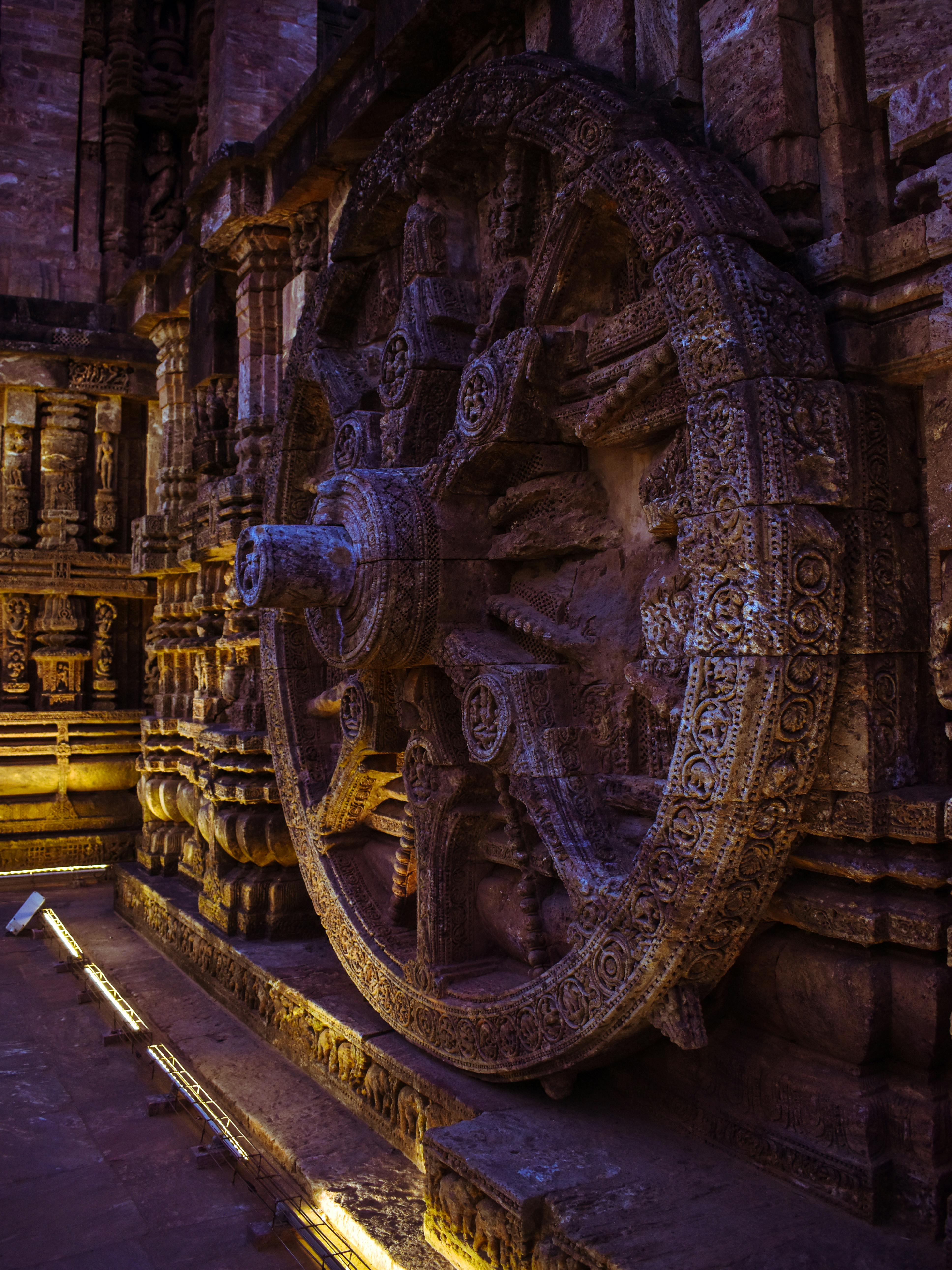 Engraving of a Chariot Wheel at the Konark Sun Temple · Free Stock Photo