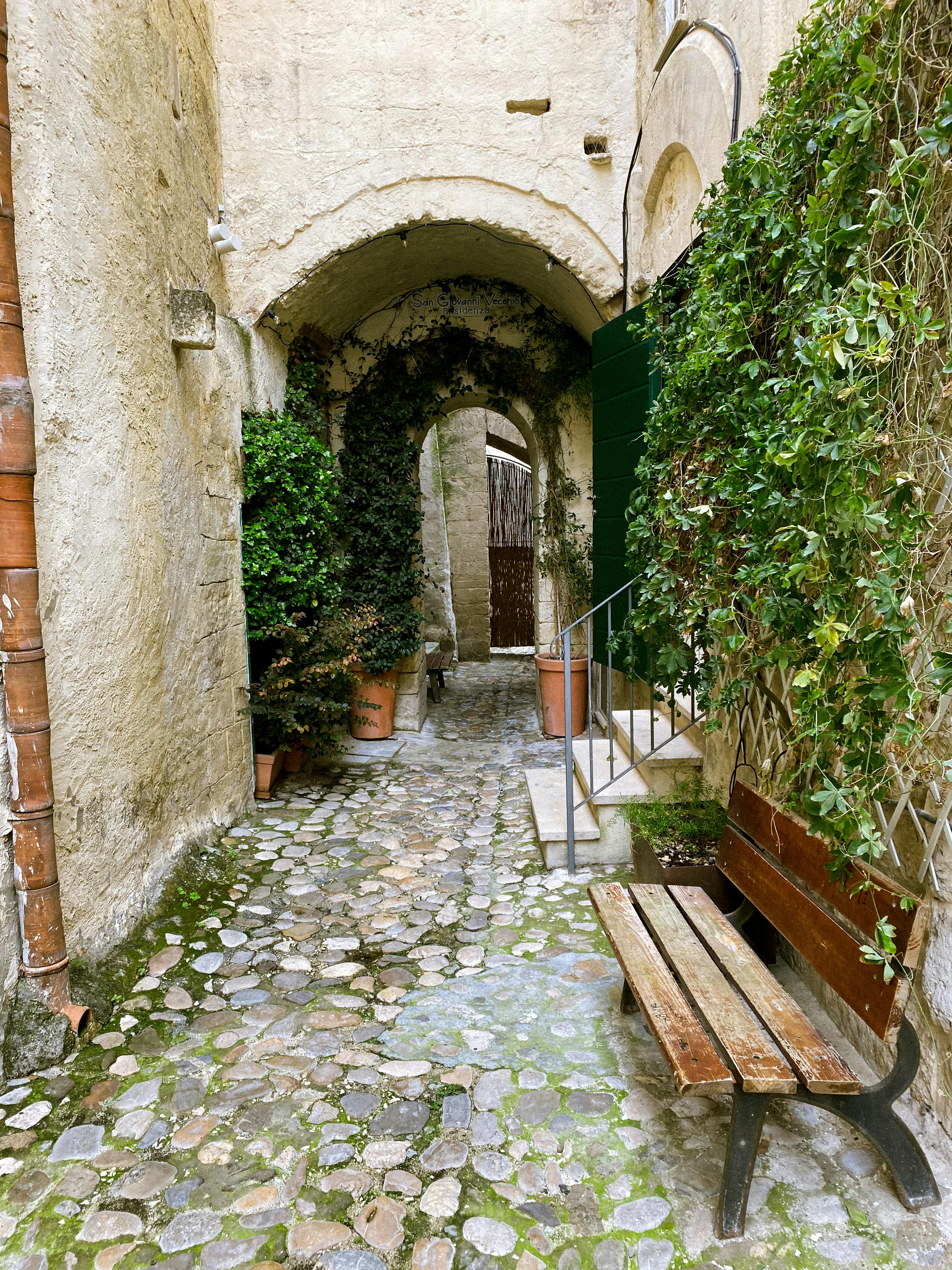 Old Town Alley · Free Stock Photo