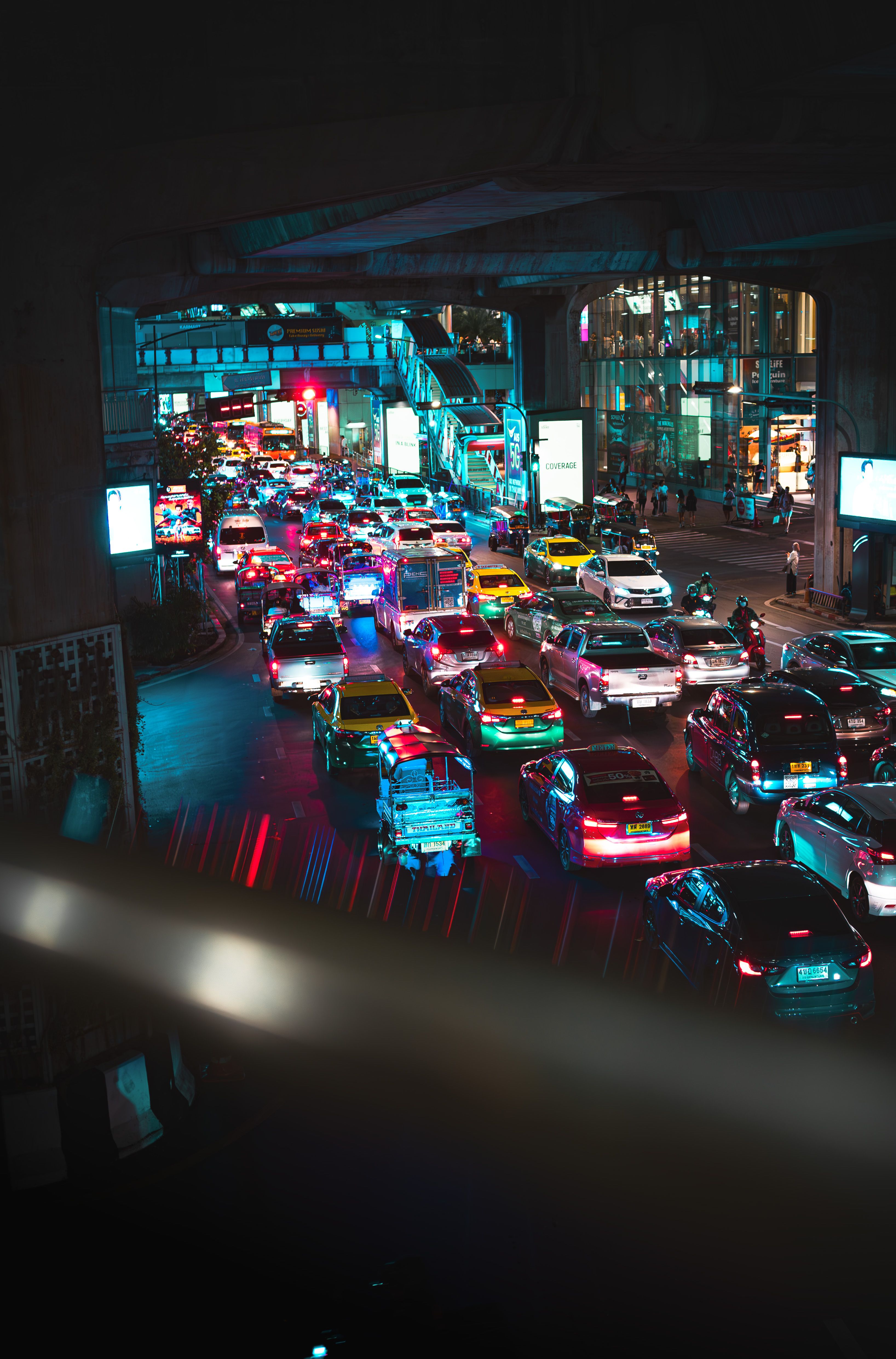 Foto de stock gratuita sobre atasco, coches, neón, noche, oscuro, tarde ...