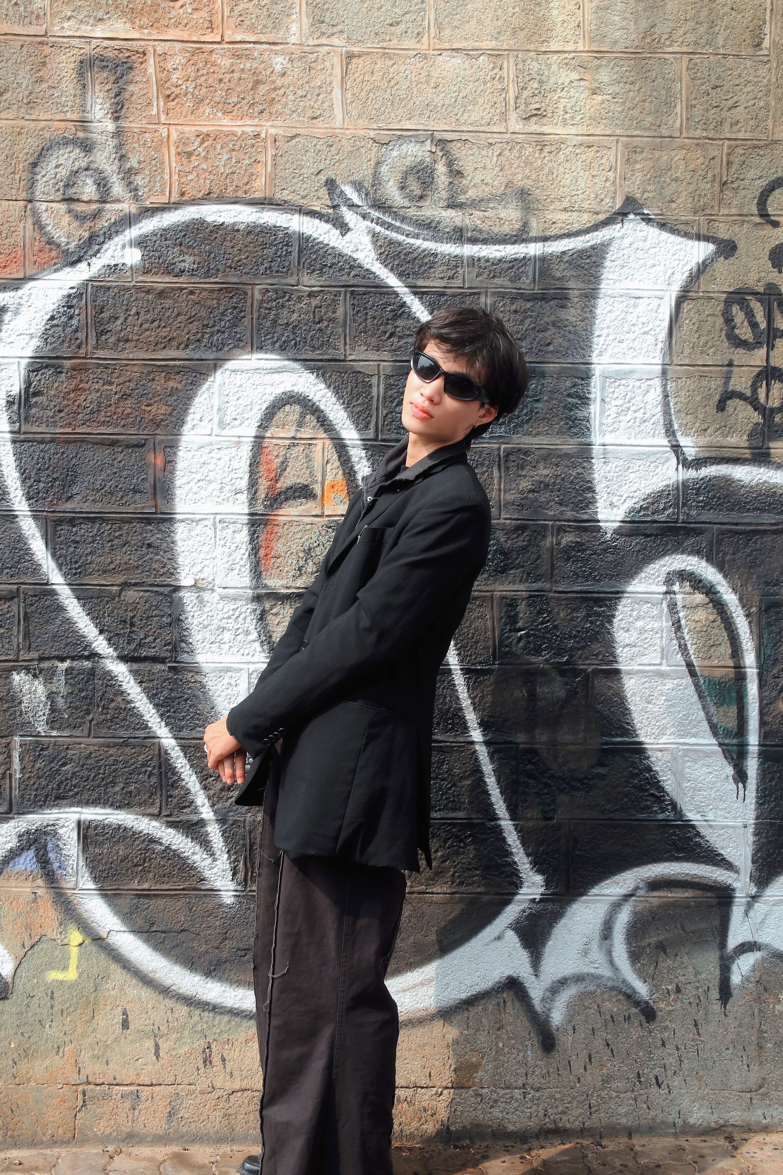 Man in front of Wall · Free Stock Photo