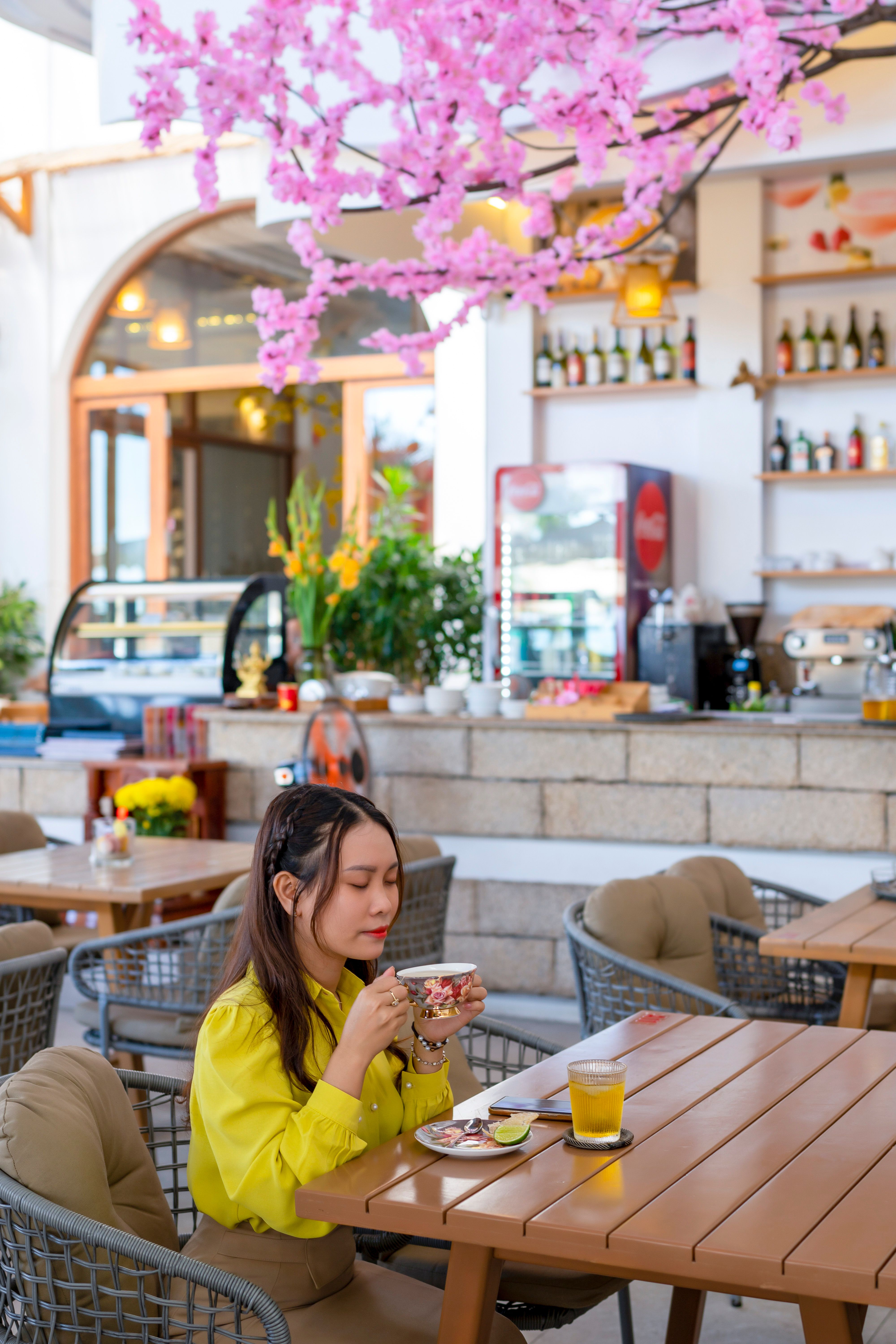 People Sitting at Table with Food and Drinks · Free Stock Photo