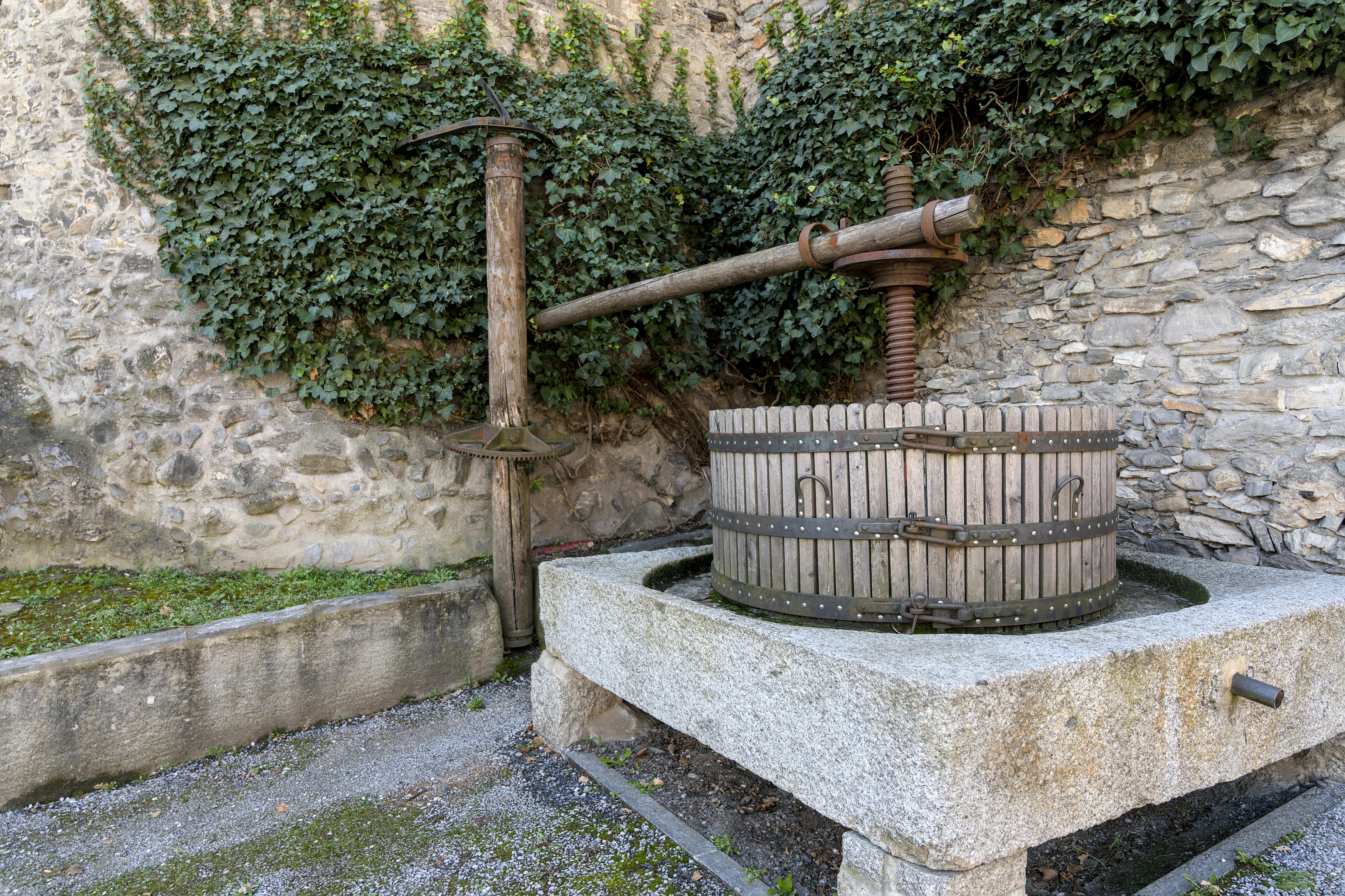 Wooden Well in a Castle · Free Stock Photo