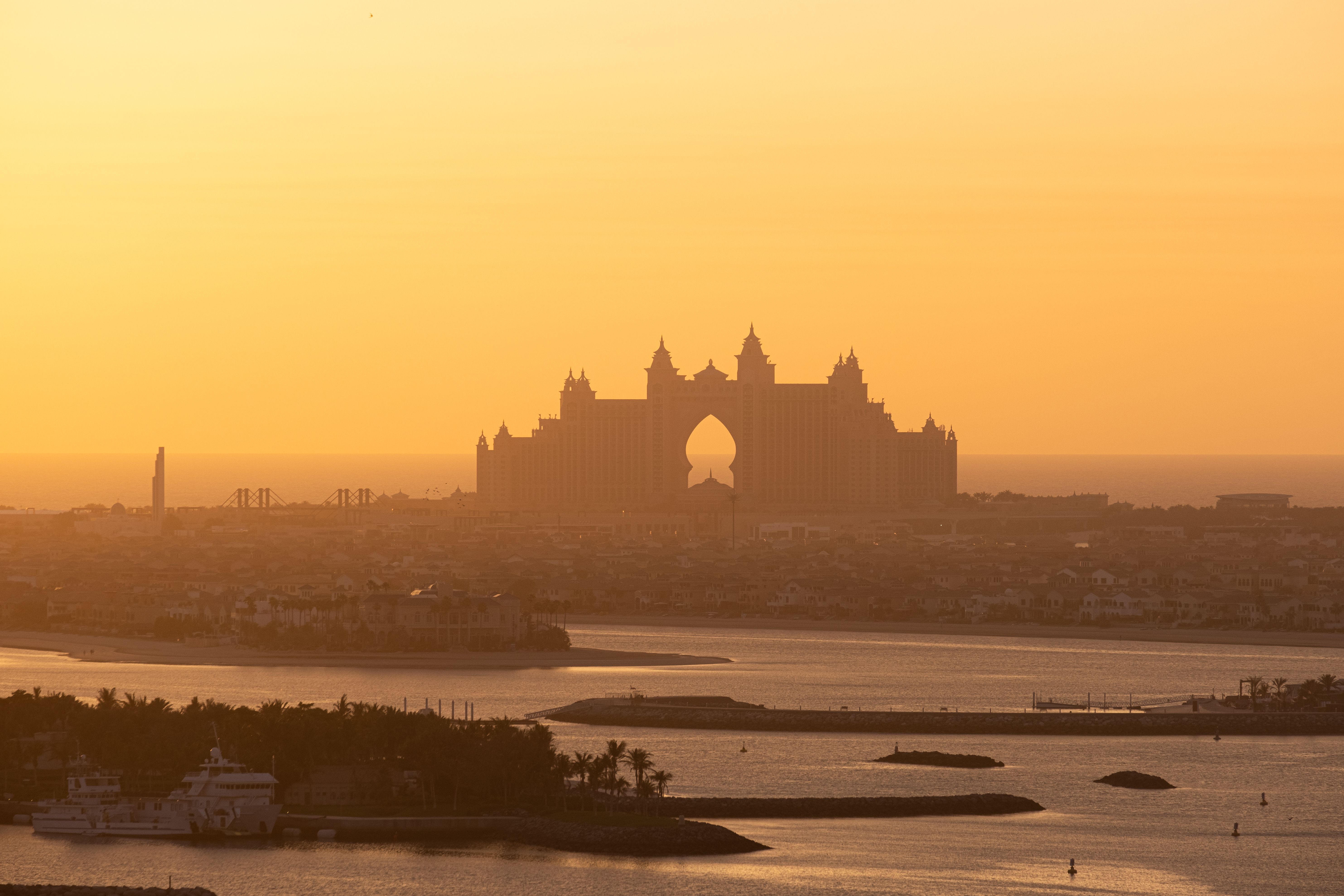 Atlantis the Palm Hotel in Dubai City at Sunset · Free Stock Photo