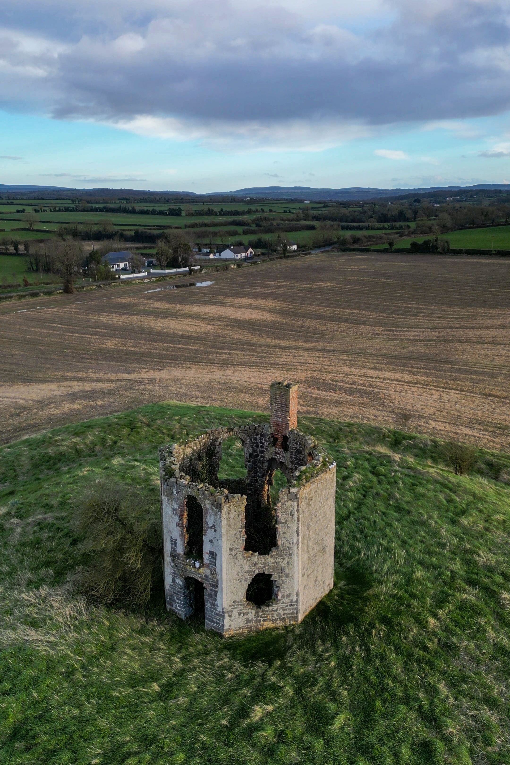 Building Ruins in Countryside · Free Stock Photo