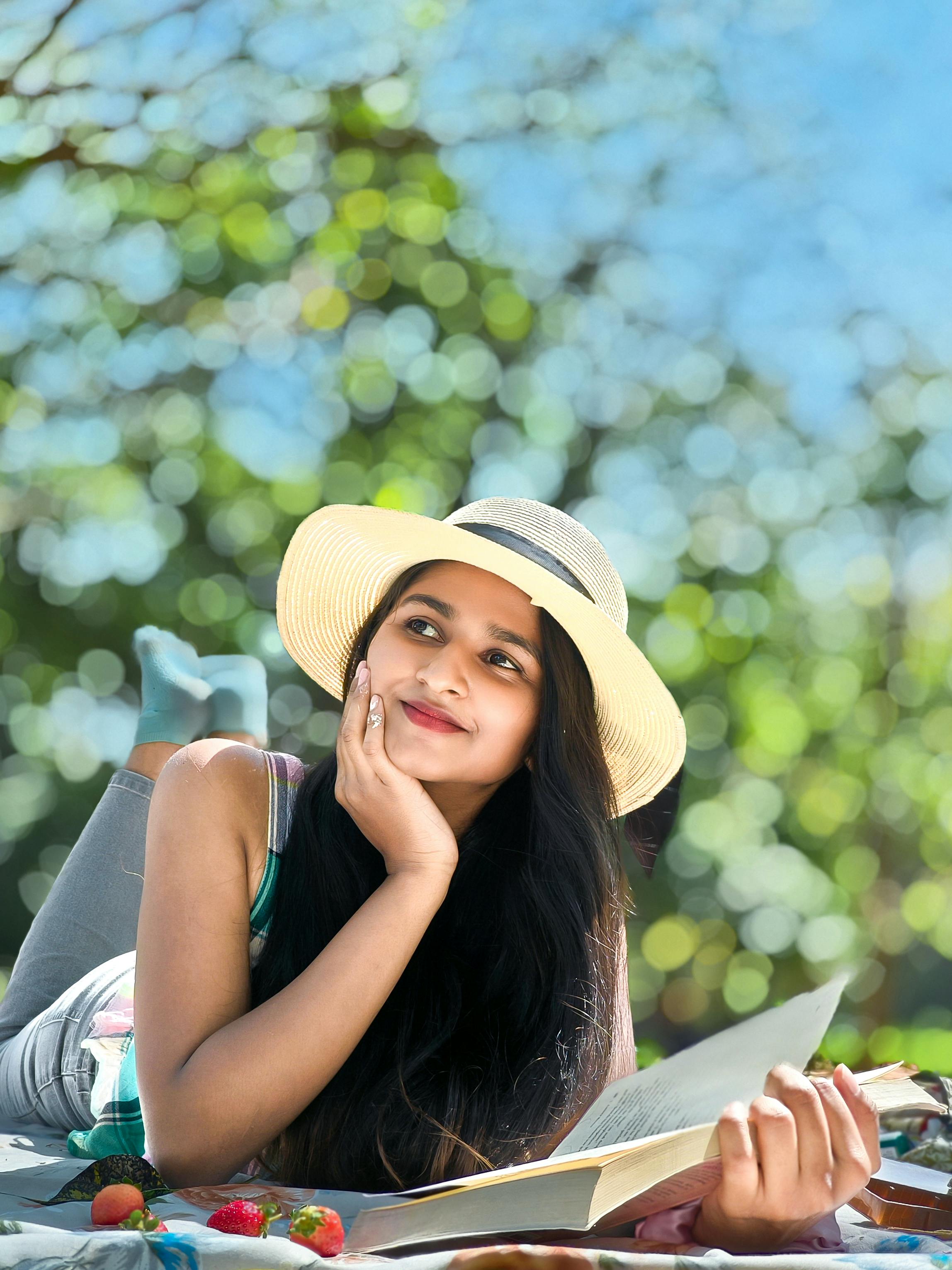 Cute College Girl Photos, Download The BEST Free Cute College Girl ...