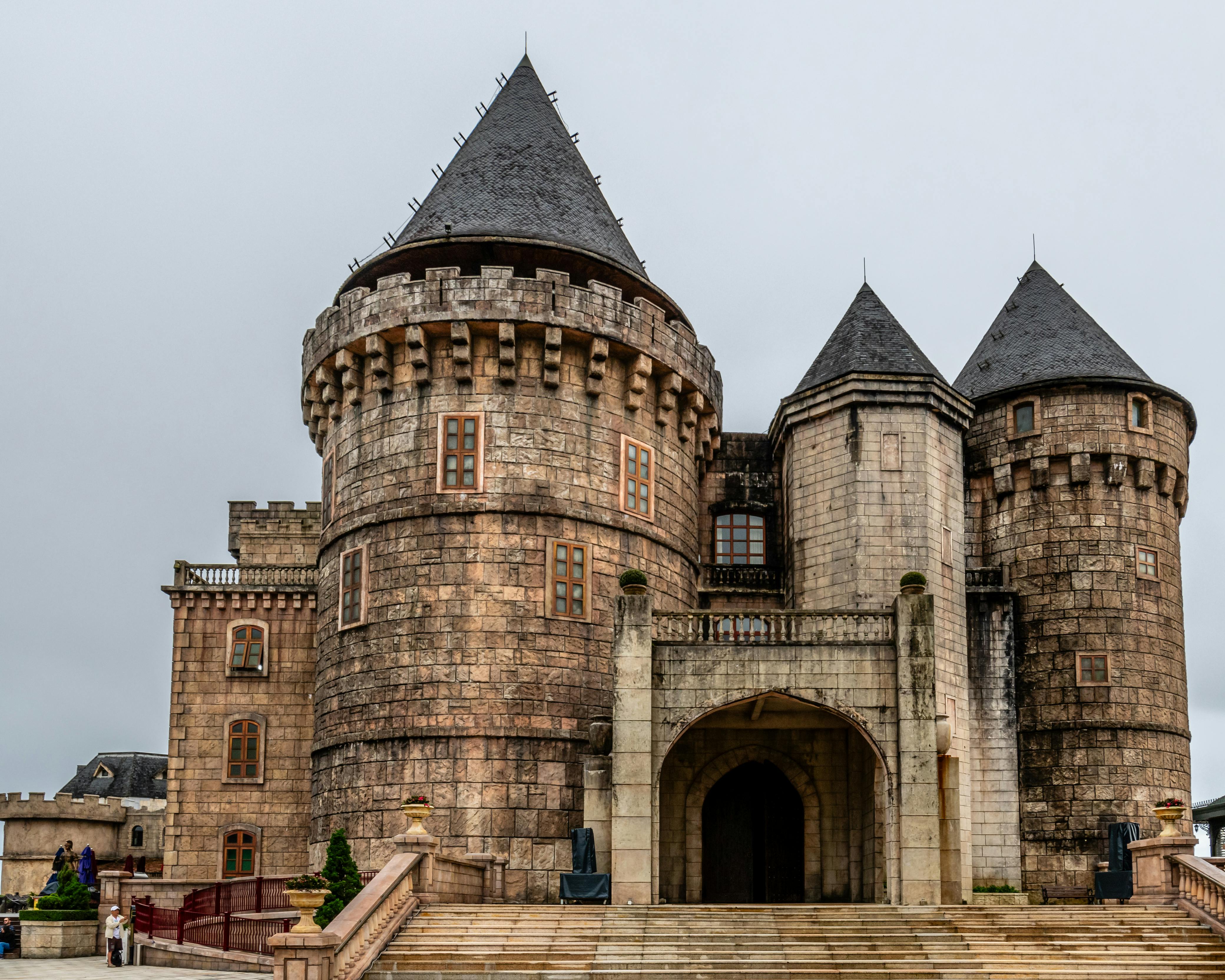 Exterior of a Castle · Free Stock Photo