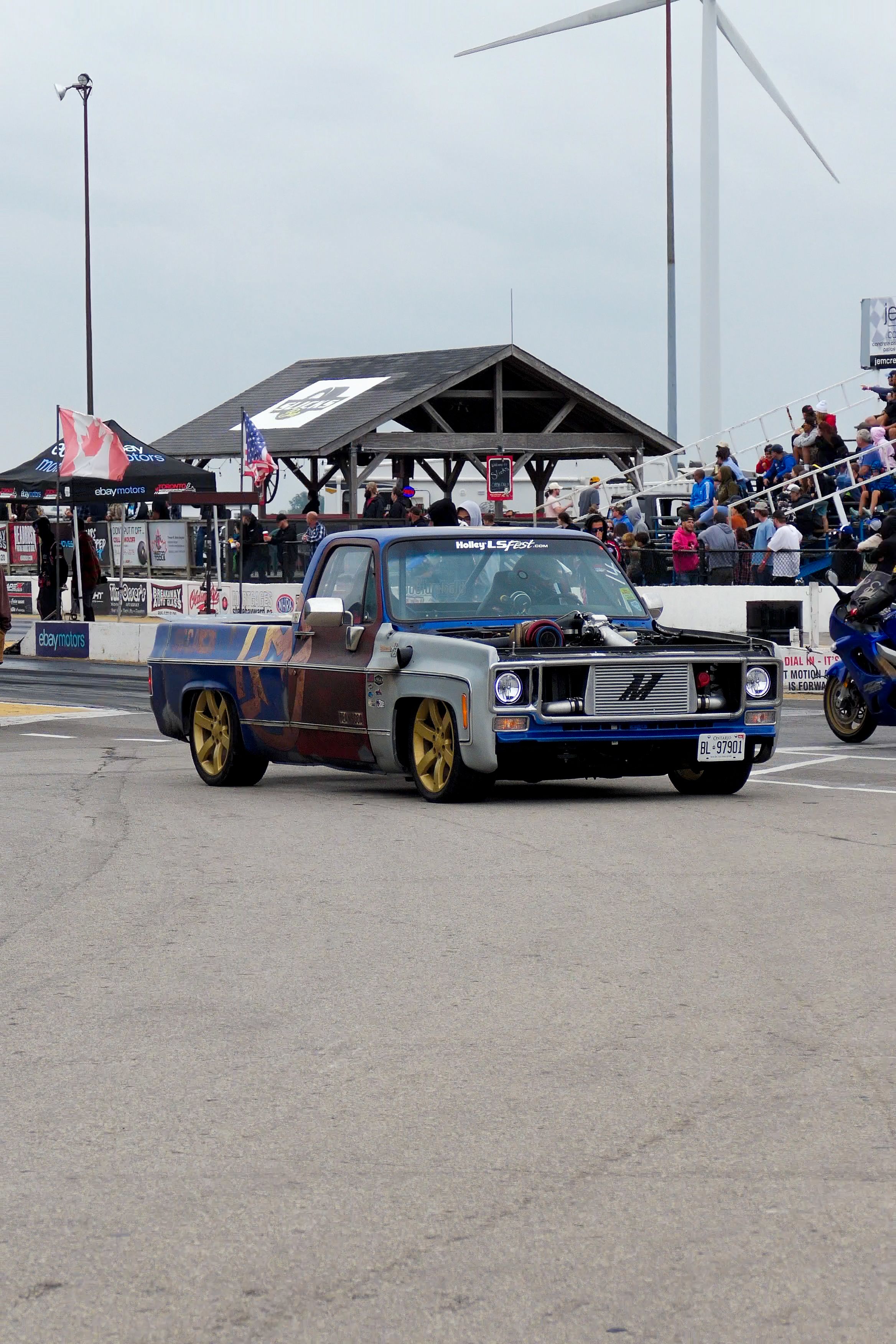 Racing Pick-up Car at Circuit · Free Stock Photo