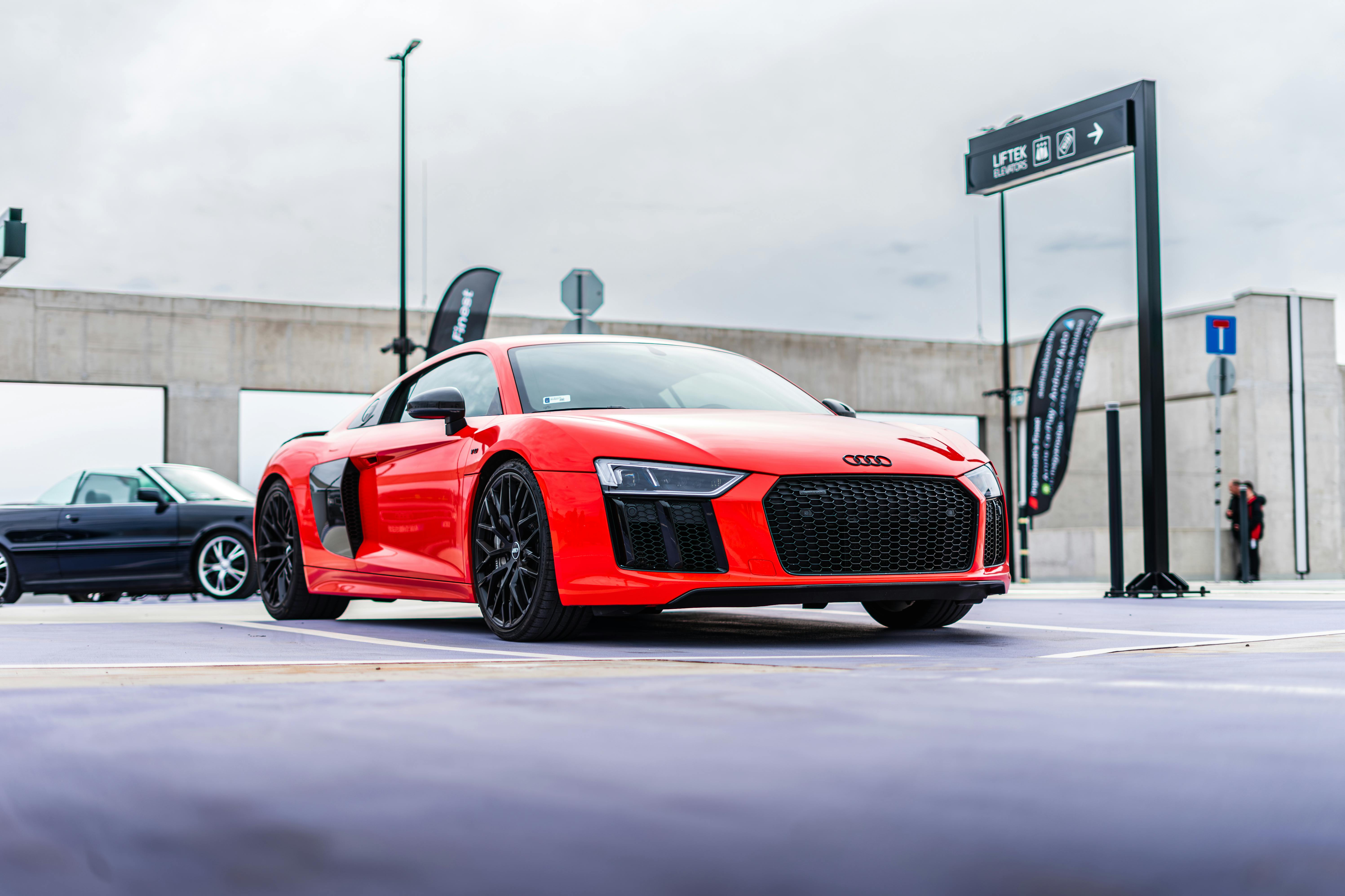 Red Audi R8 · Free Stock Photo