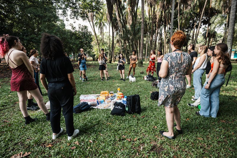 Circle People Photos, Download The BEST Free Circle People Stock Photos ...