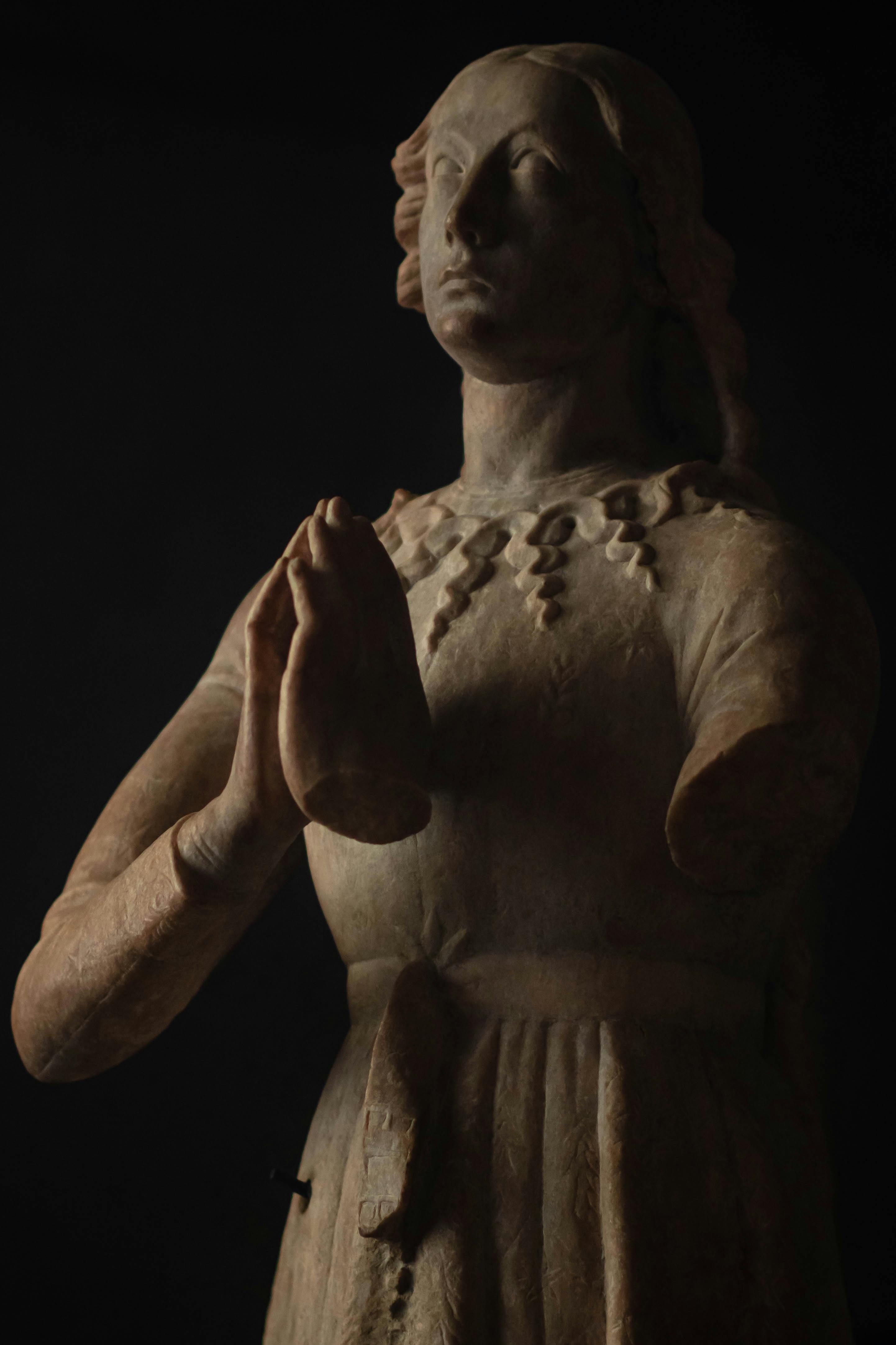 Woman Statue with Hovering Hand · Free Stock Photo