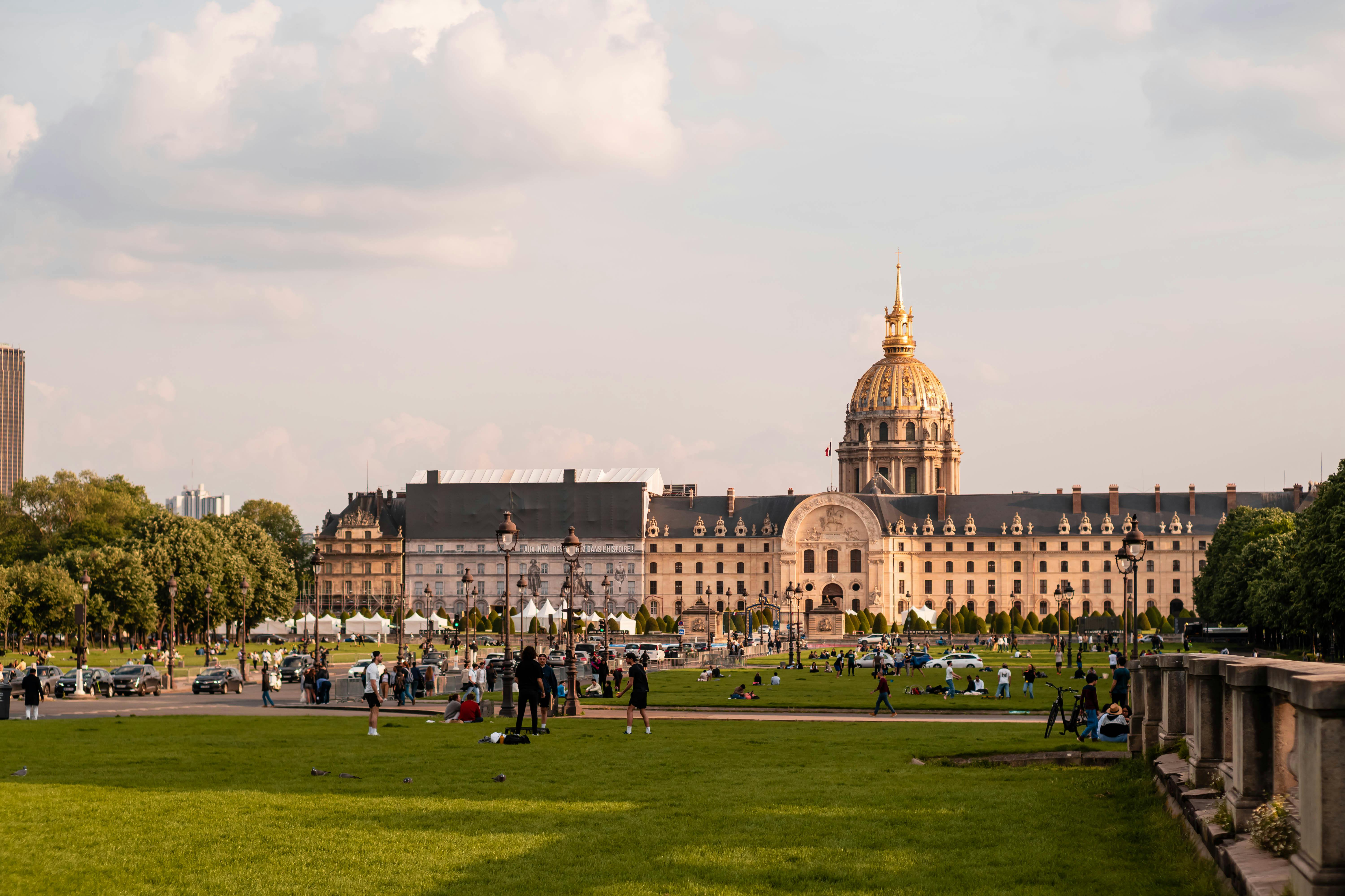 People at Les Invalides in Paris · Free Stock Photo