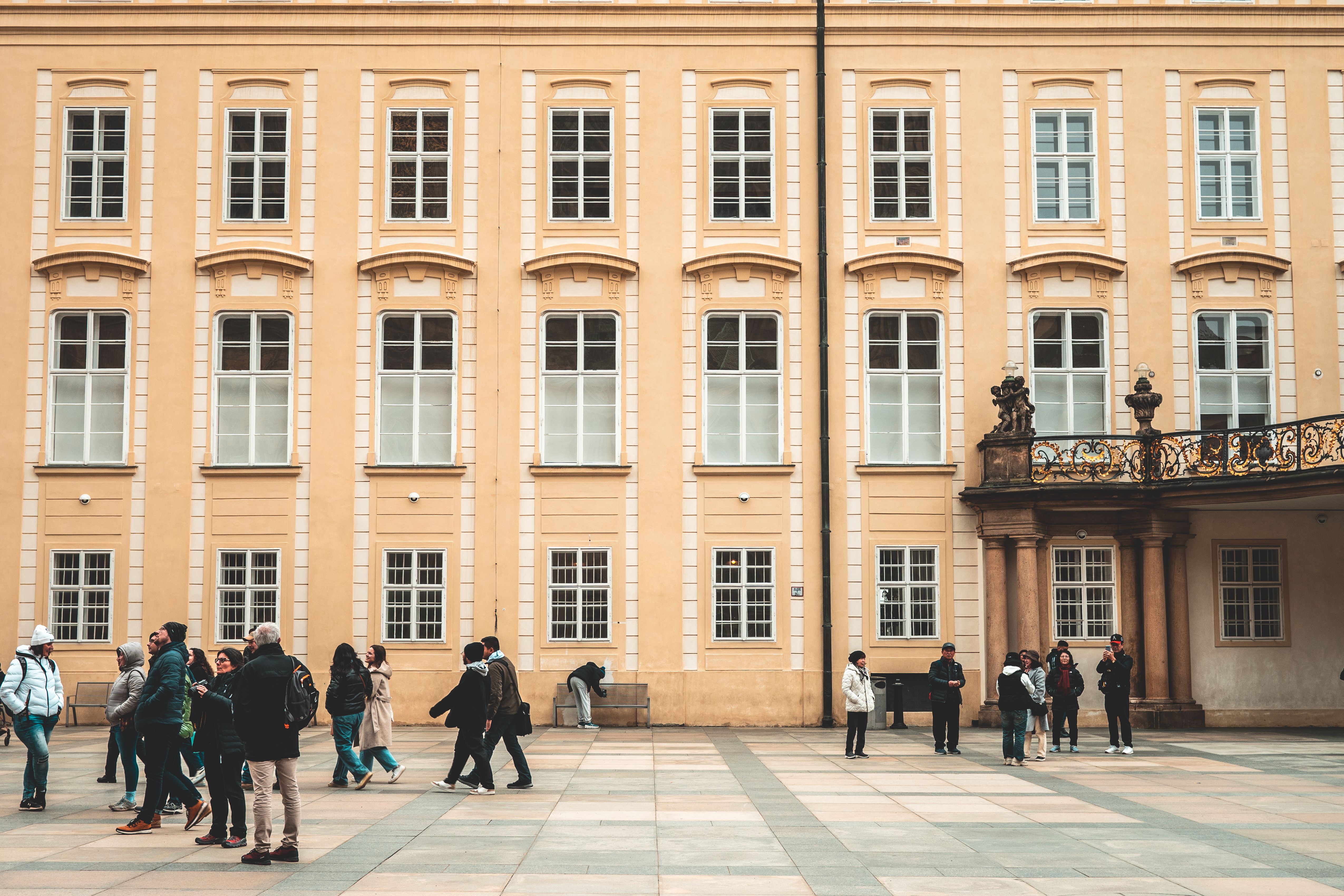 People on Square in City · Free Stock Photo