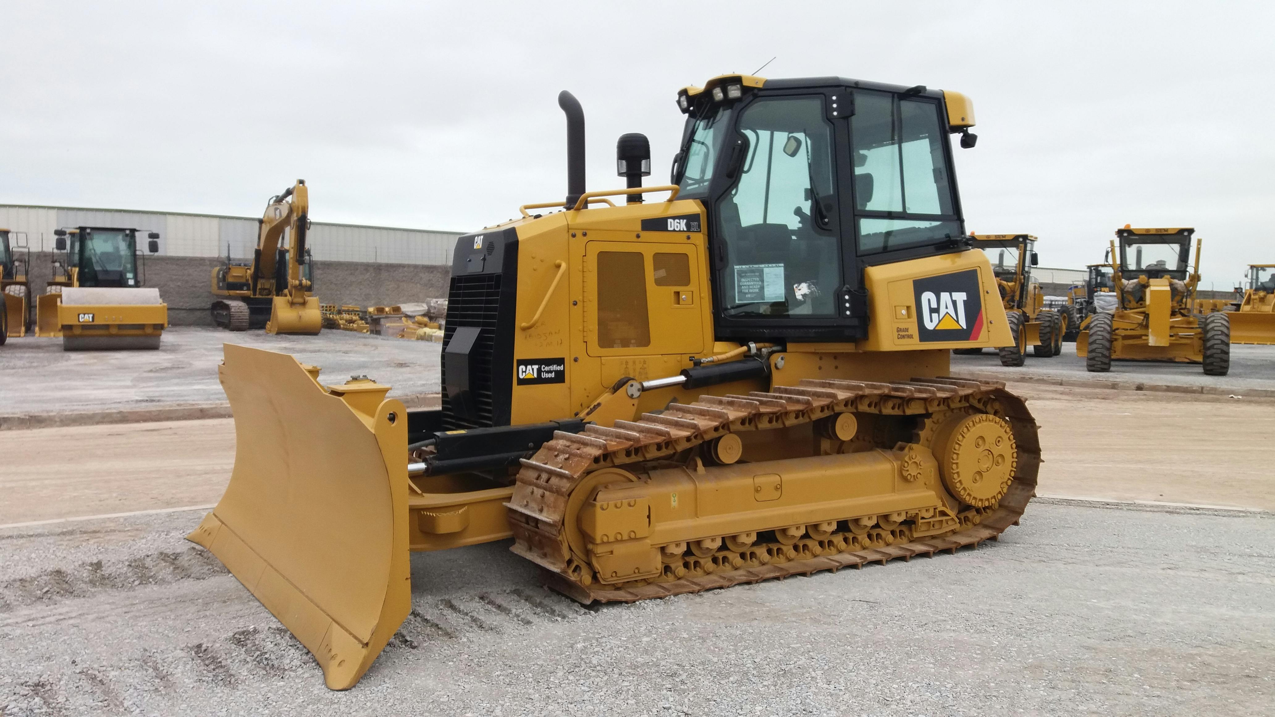 Foto profissional gratuita de caterpillar de tractor track-tipo d6k