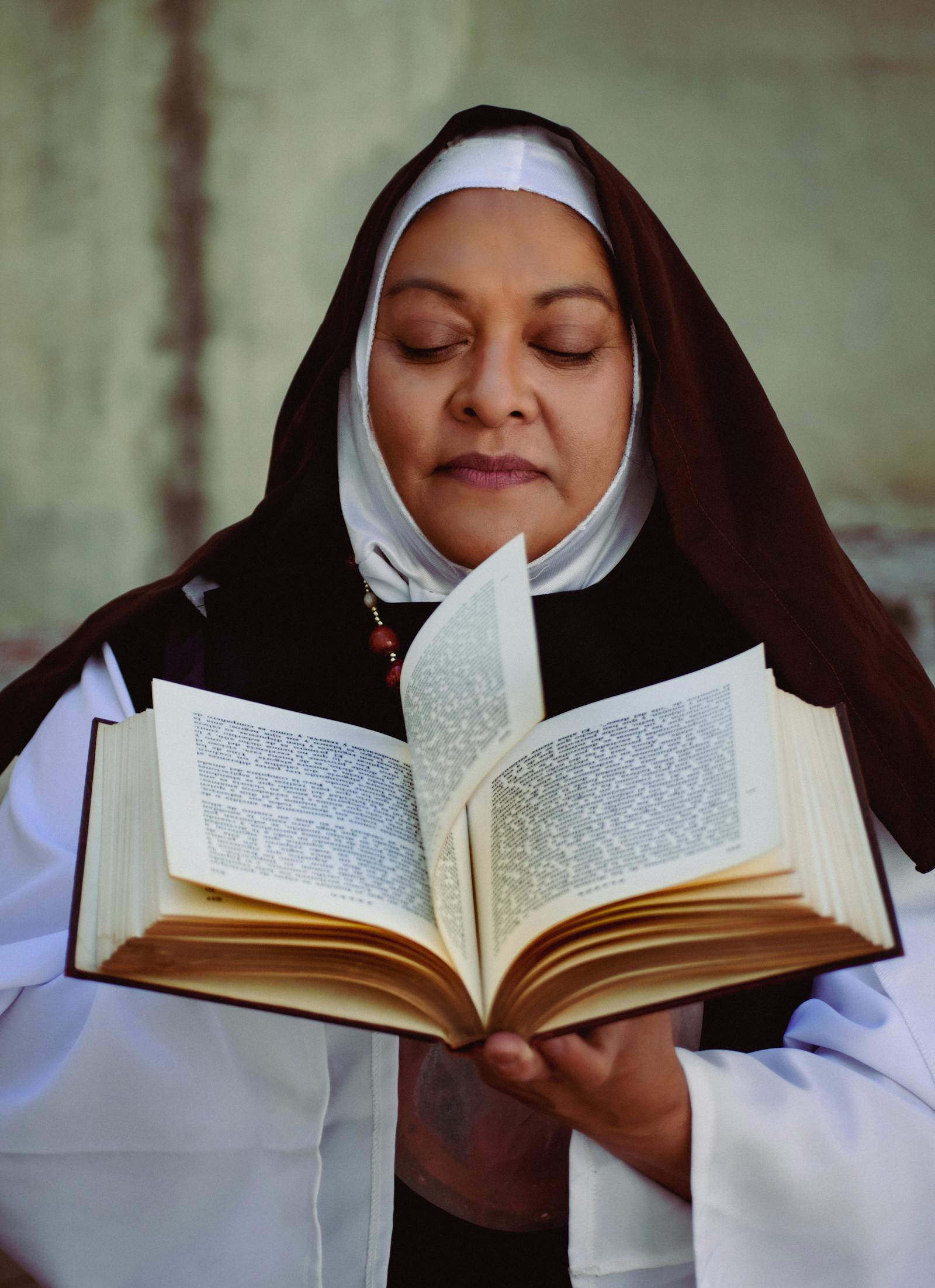 Xxxxx18 Nun Photos, Download The BEST Free Xxxxx18 Nun Stock Photos ...