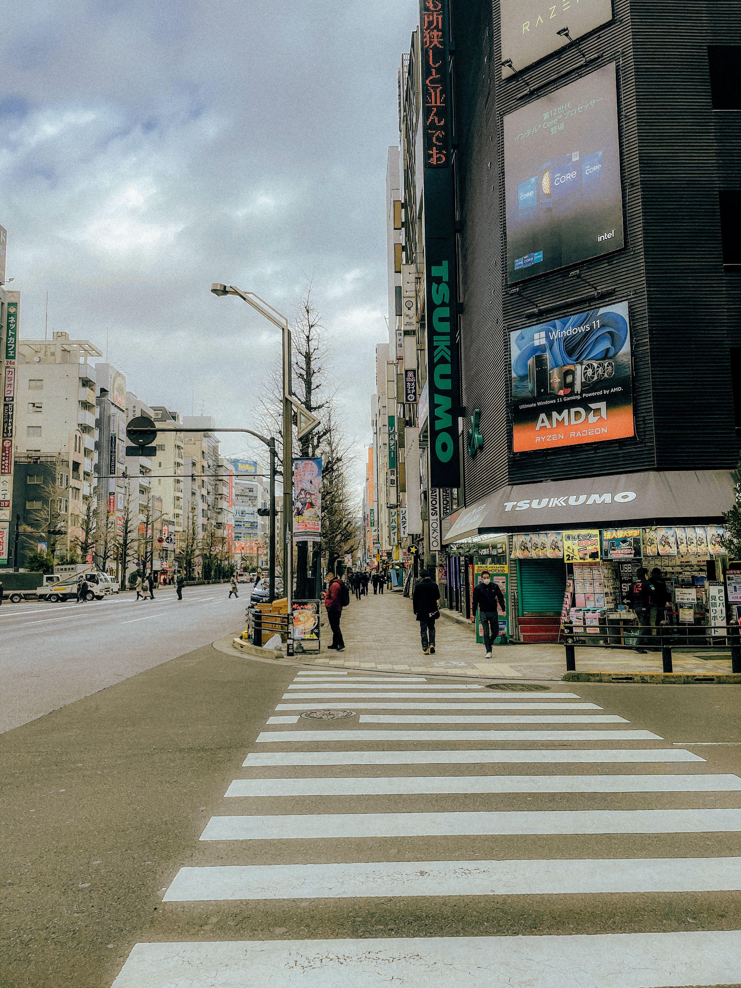 Crosswalk and Street in City · Free Stock Photo
