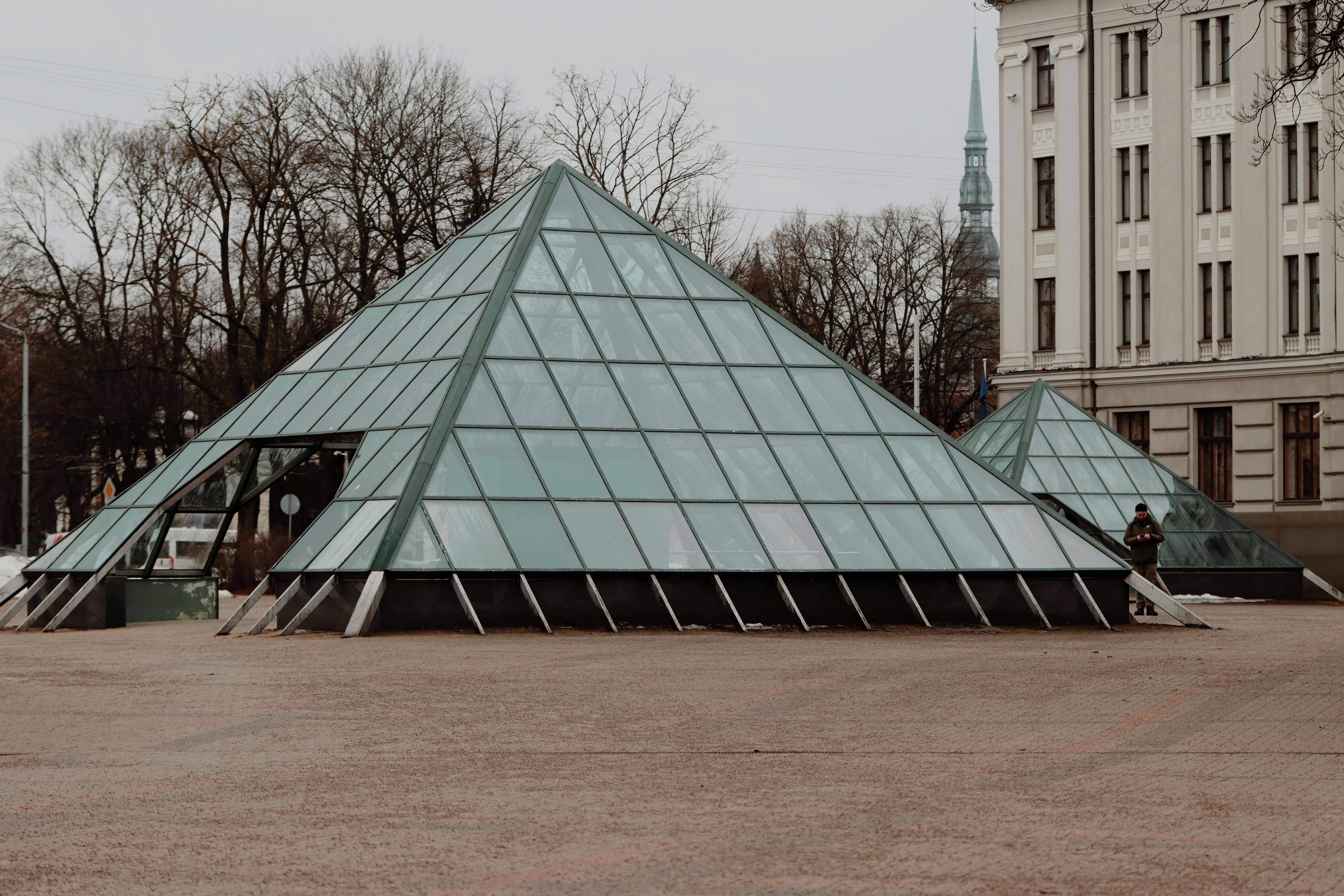 pyramid · Free Stock Photo