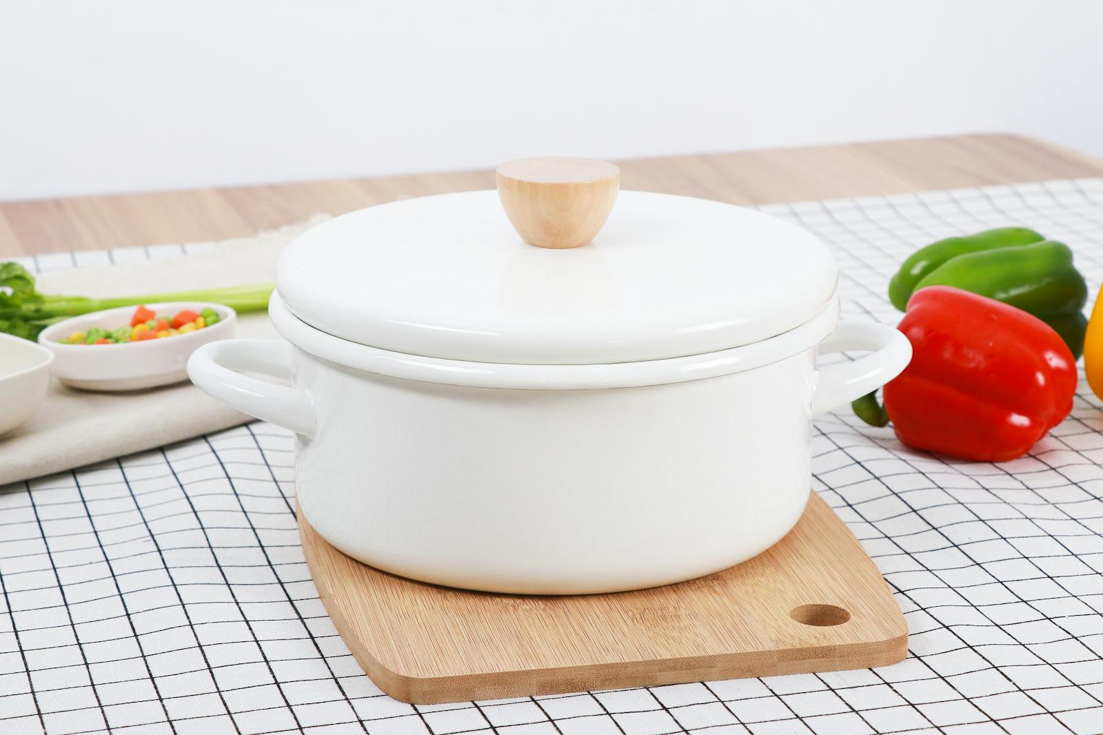 White Cooking Pot Photos, Download The BEST Free White Cooking Pot ...