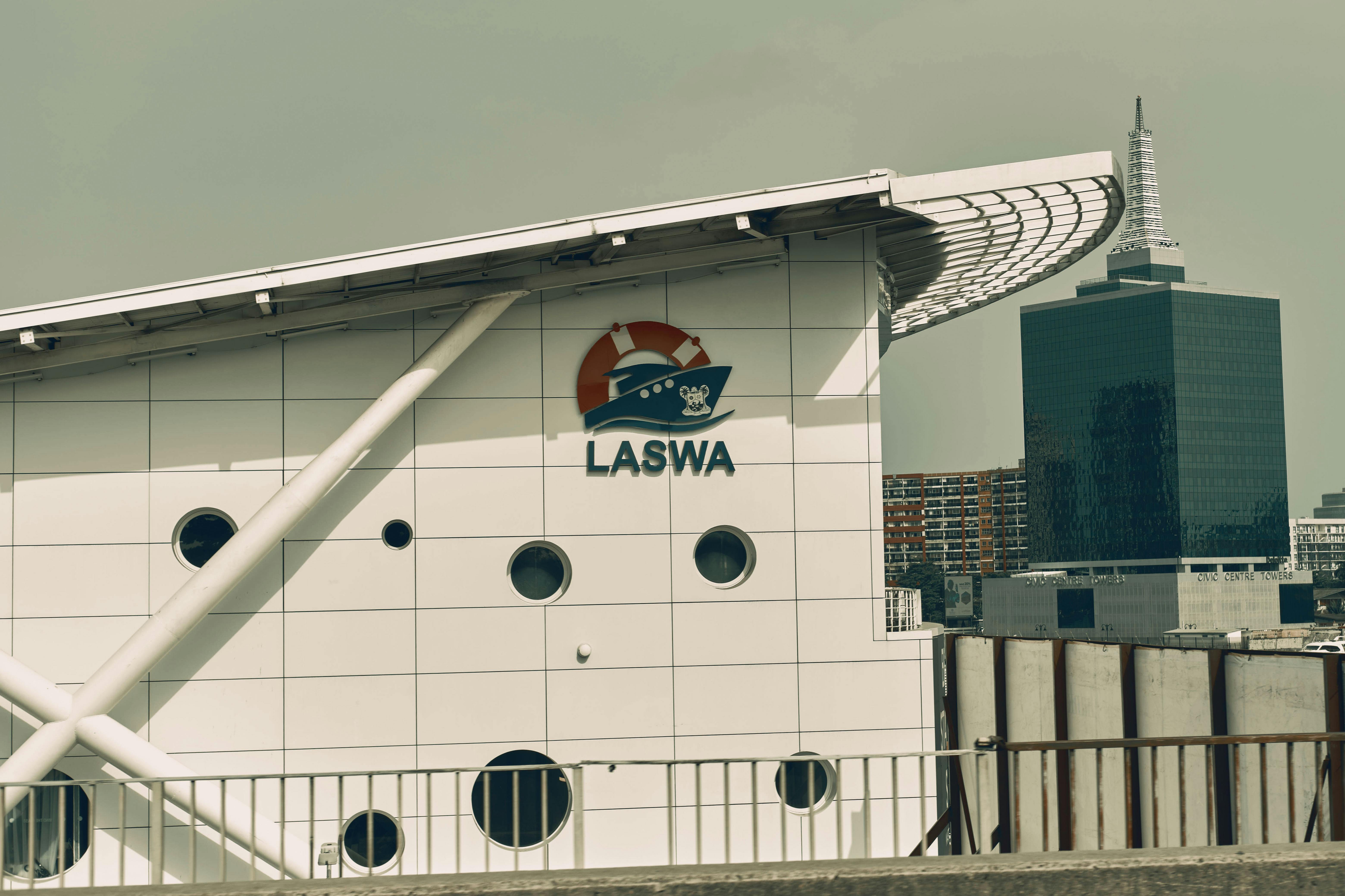 Terminal Aerian Photos, Download The BEST Free Terminal Aerian Stock ...