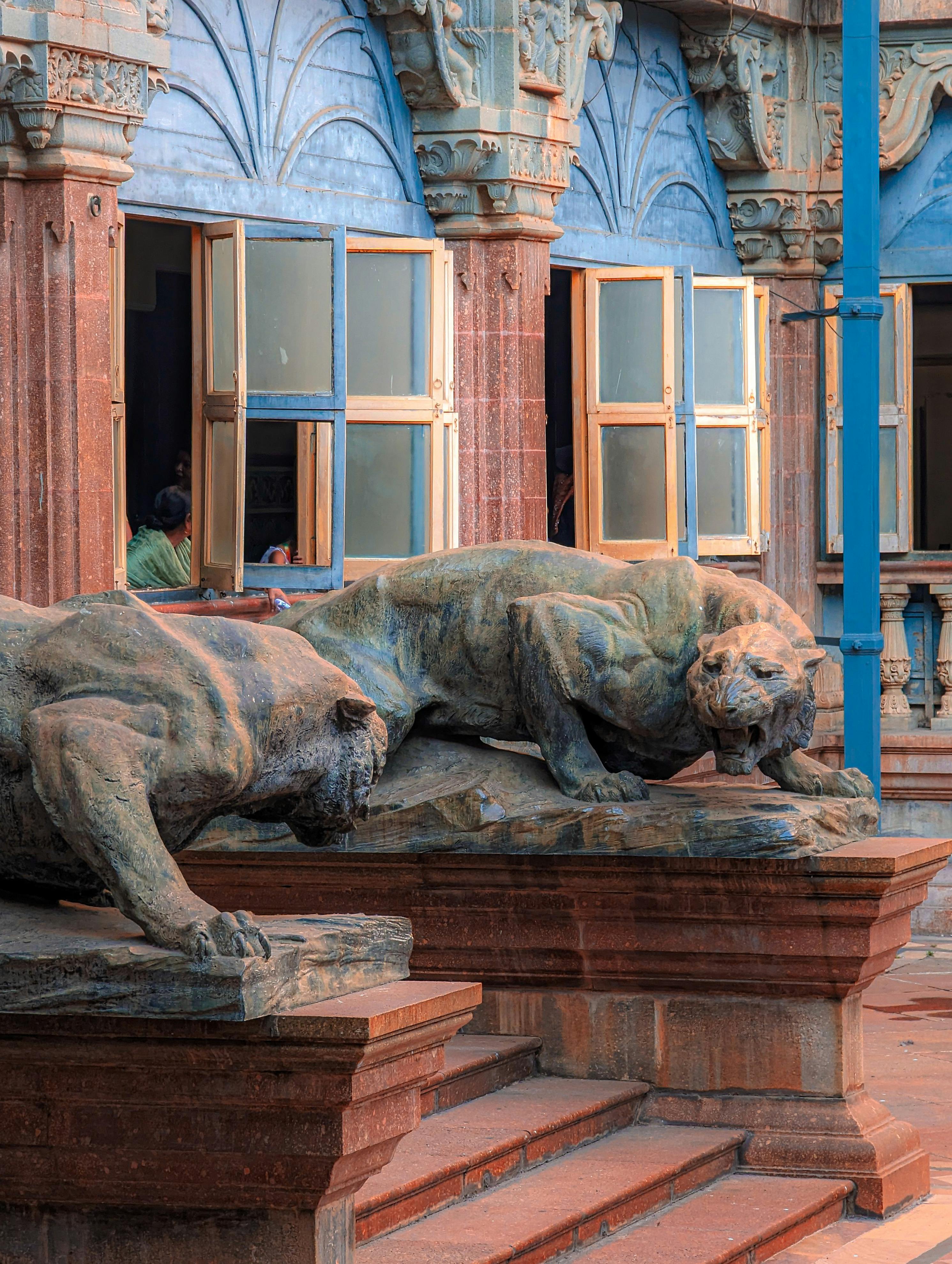 Lions Sculptures near Mysore Palace Stairs and Wall · Free Stock Photo