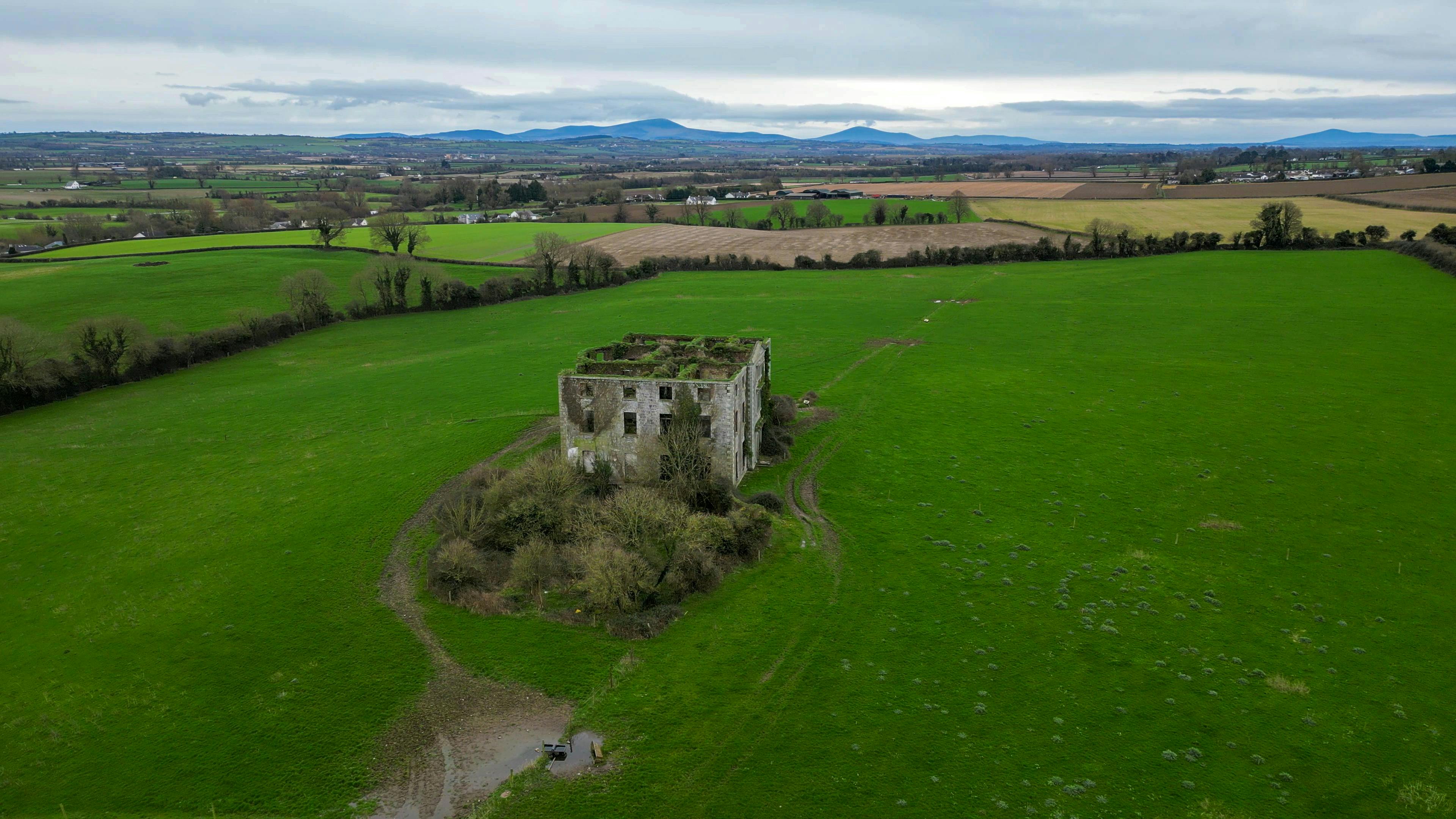 Ruins of Rathcoffey Castle · Free Stock Photo